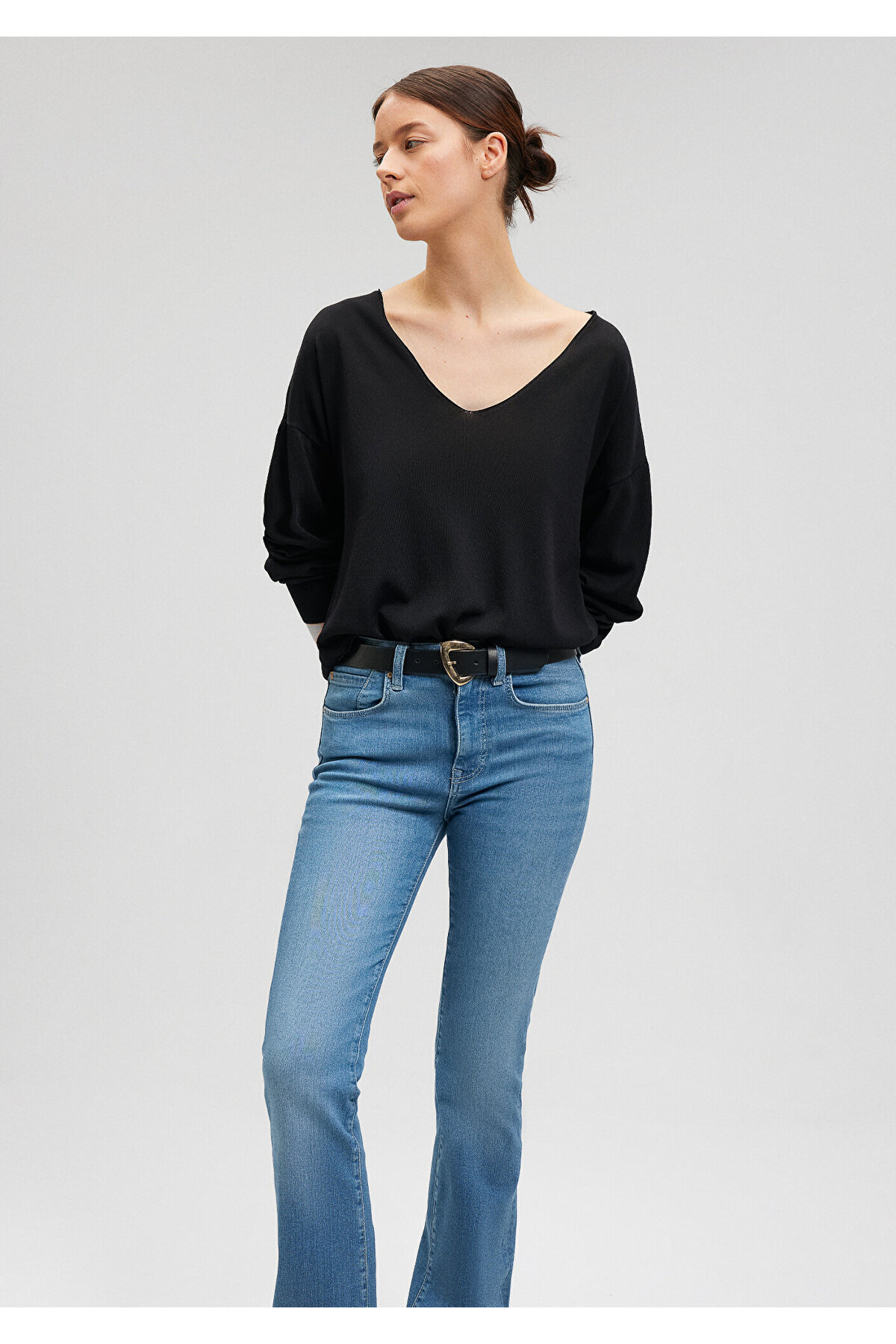 Mavi V Yaka Siyah Triko Loose Fit / Bol Rahat Kesim 1710456-900 Fiyatı ...