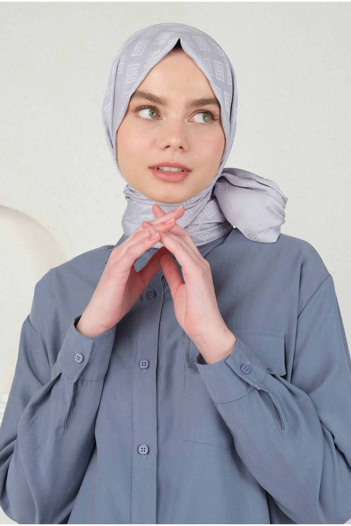 HEQA Logo Desen Jakar Şal Gri Fiyatı, Yorumları - Trendyol