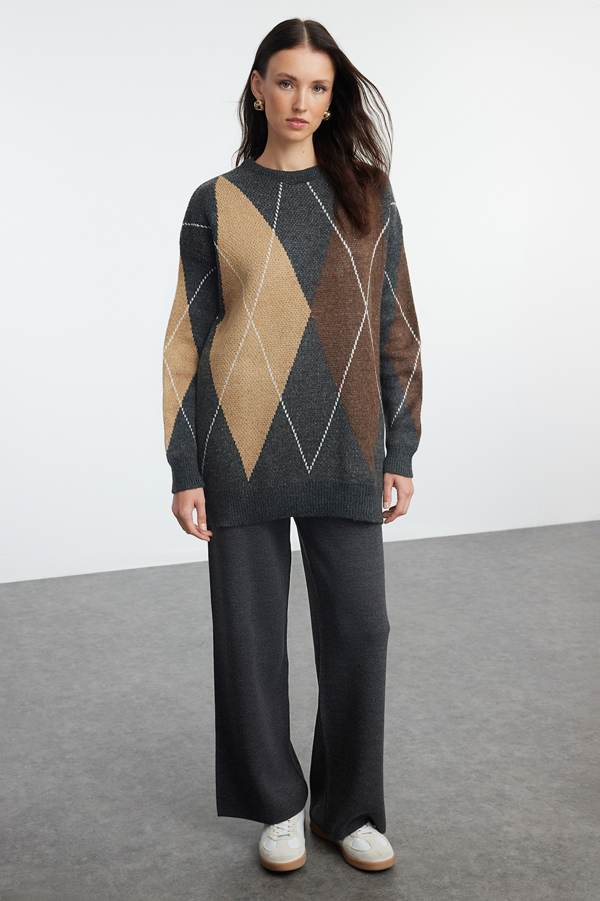 TRENDYOL MODEST Antrasit Renk Bloklu Yumuşak Dokulu Triko Alt-Üst Takım ...