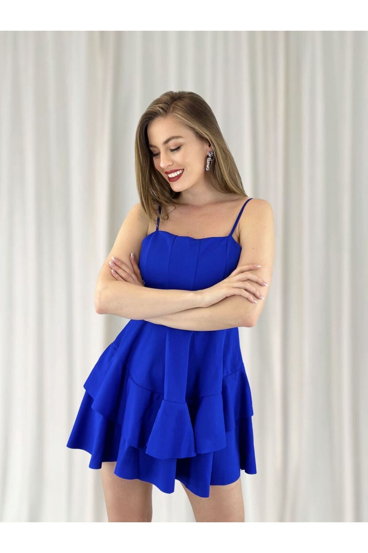 ALFUDO Moda Collection Ince Askılı Eteği Kat Detay Beyaz Abiye Elbise ... ALFUDO Moda Collection Ince Askılı Eteği Kat Detay Beyaz Abiye Elbise ...