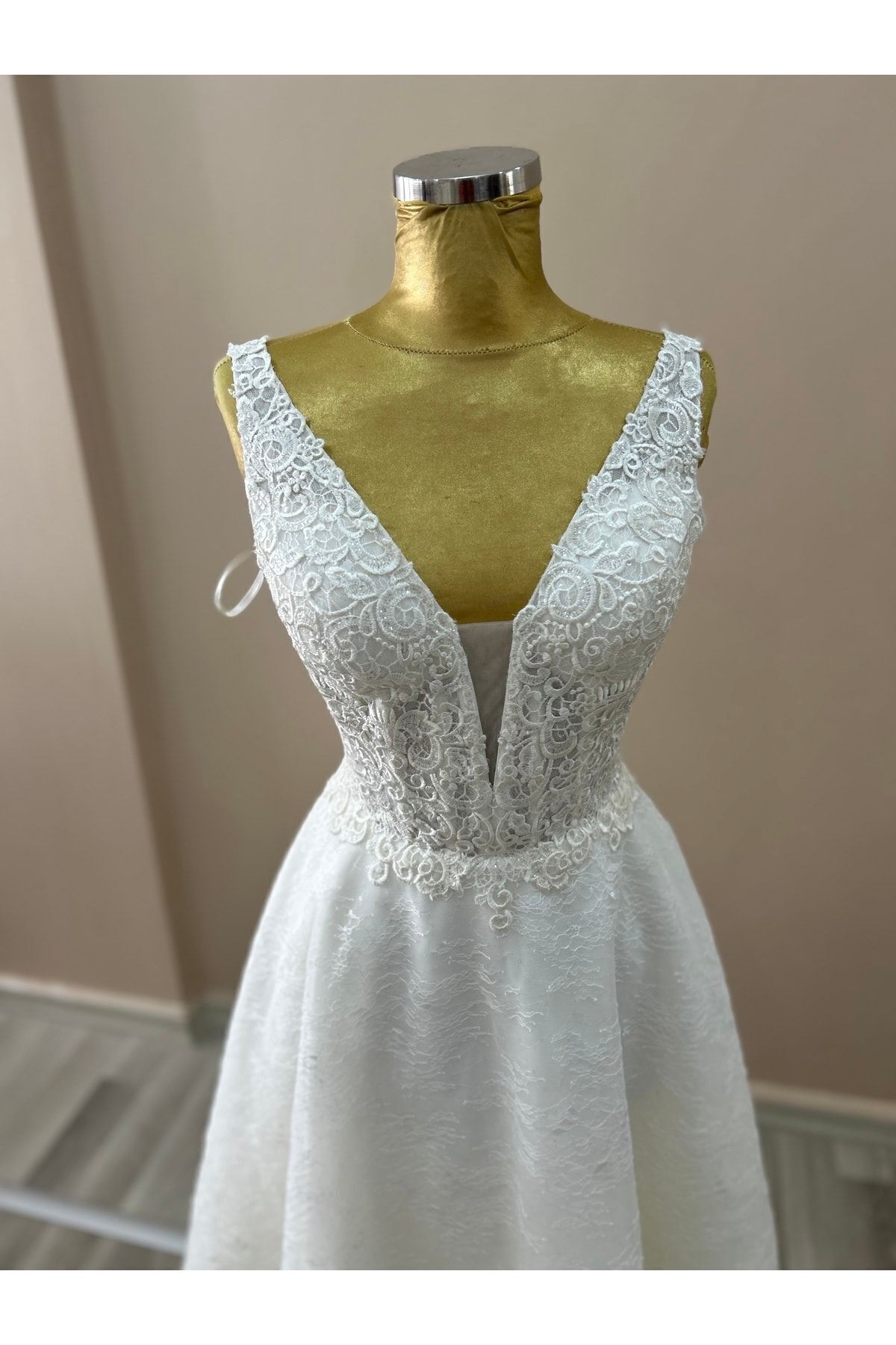 TUĞÇE ÜNVERENLER Helen Model Midi Boy Fransız Dantel Pul Işlemeli Krem ...