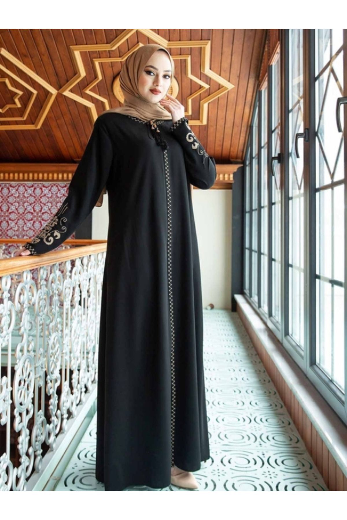 ISTANBUL STYLES Büyük Beden Nakışlı Fermuarlı Ferace Krep Kumaş FeraceFiyatı, Yorumları - Trendyol