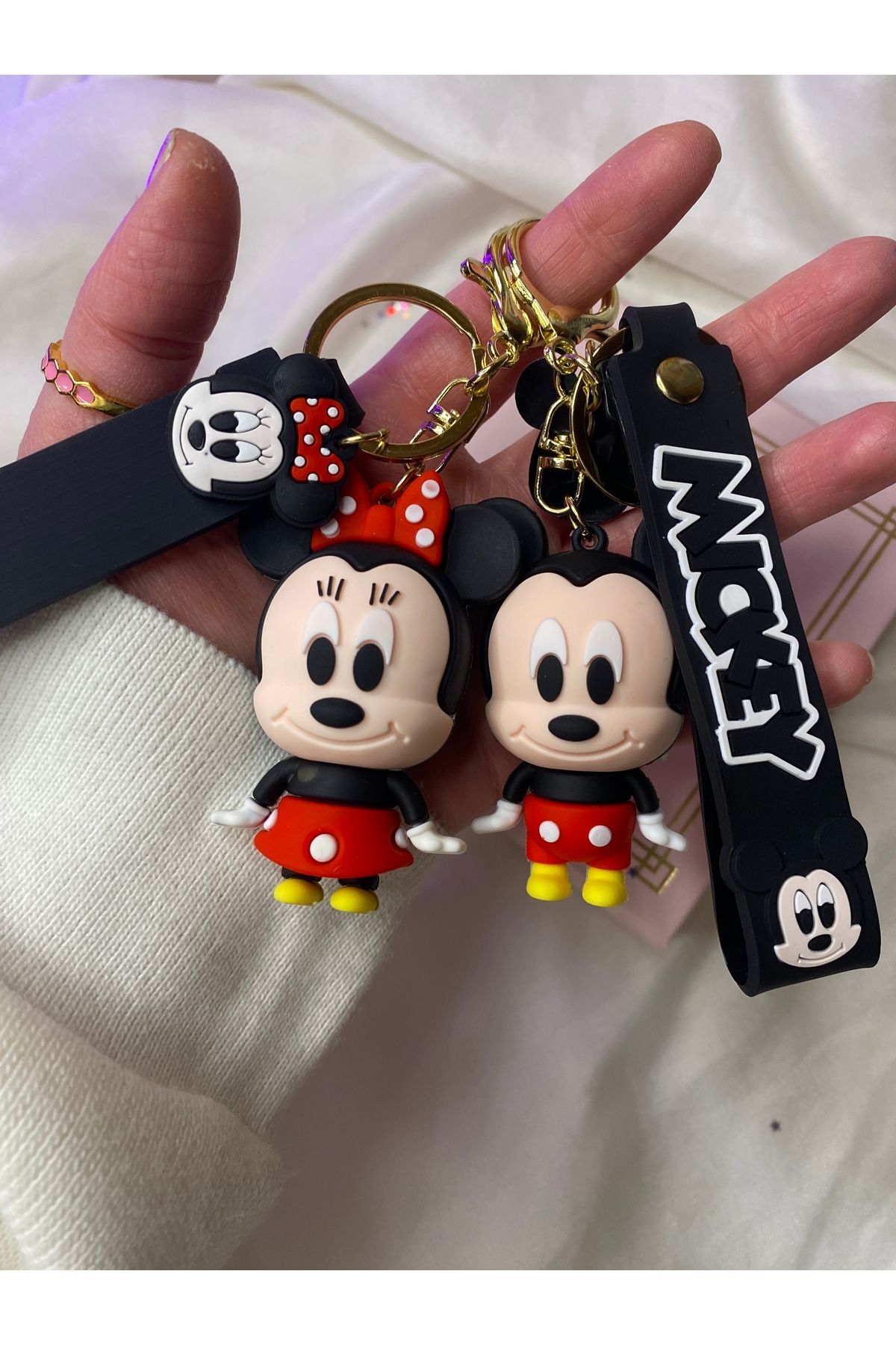 MICKEY mouse ve minnie mouse , 2 ADET çift anahtarlığı hediyelik ...