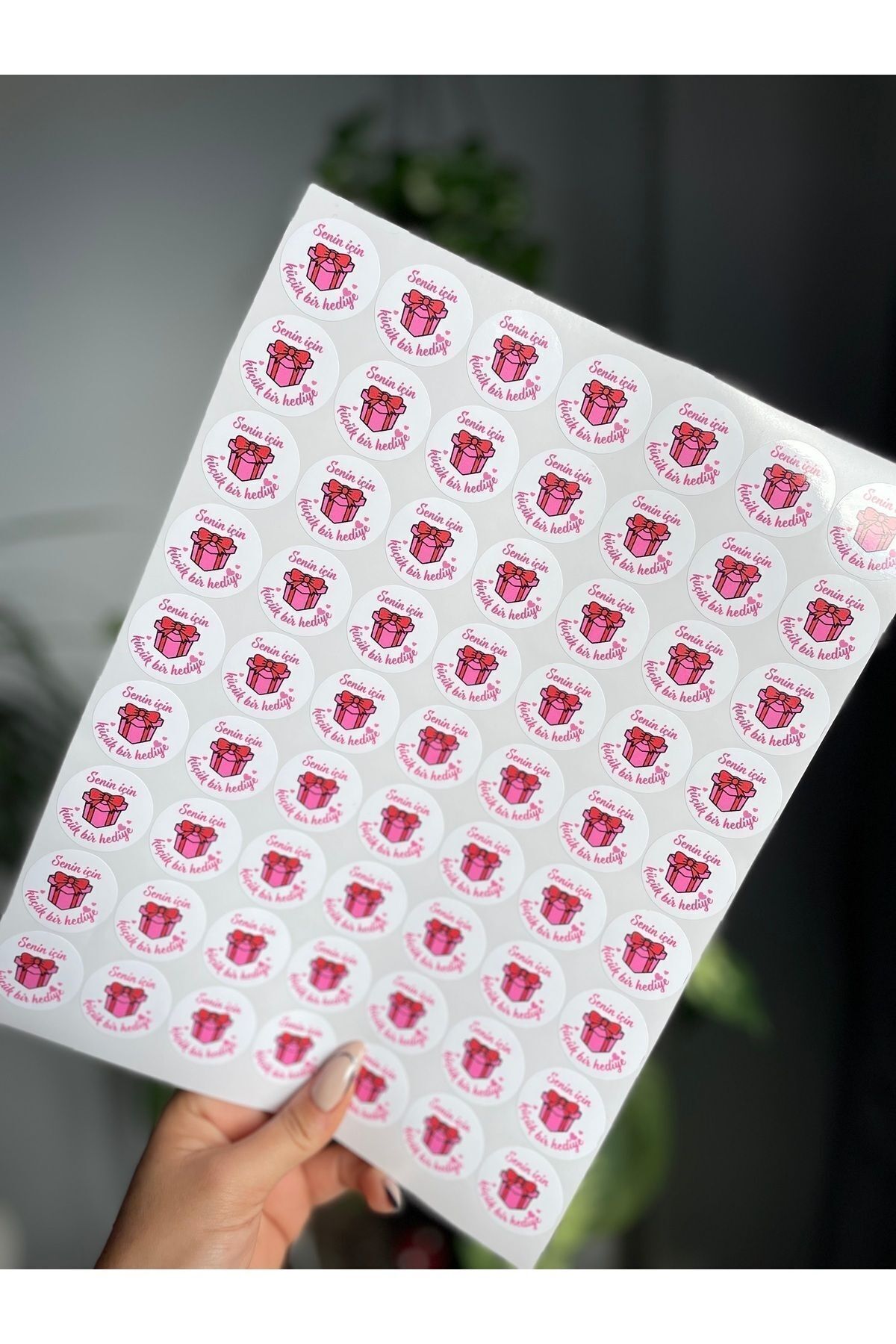 Hayal.kirtasiyesi Küçük bir hediye sticker 3 cm 63 adet küçük işletme ...