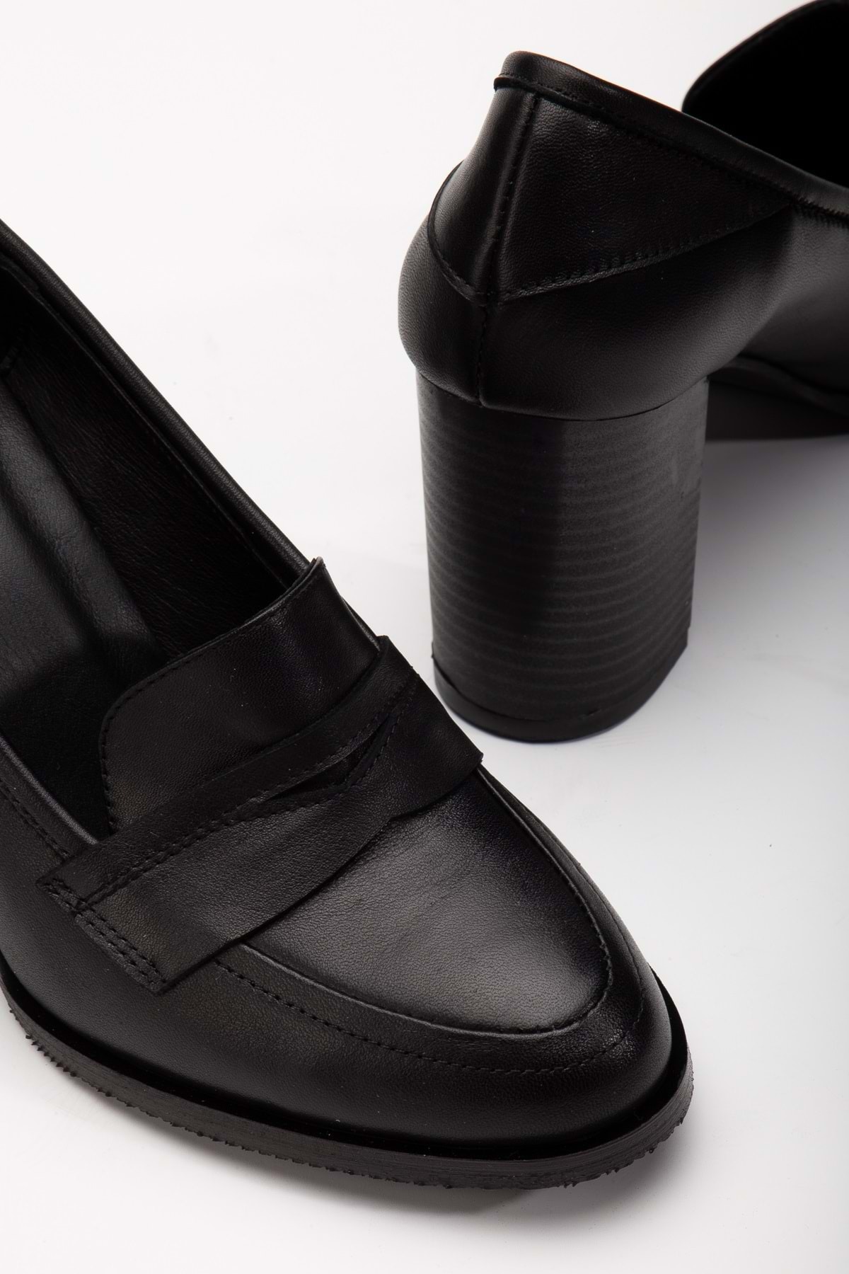 ANALİN SHOES Kadın Hakiki Deri Saraçlı Klasik Topuklu Ayakkabı Siyah ...