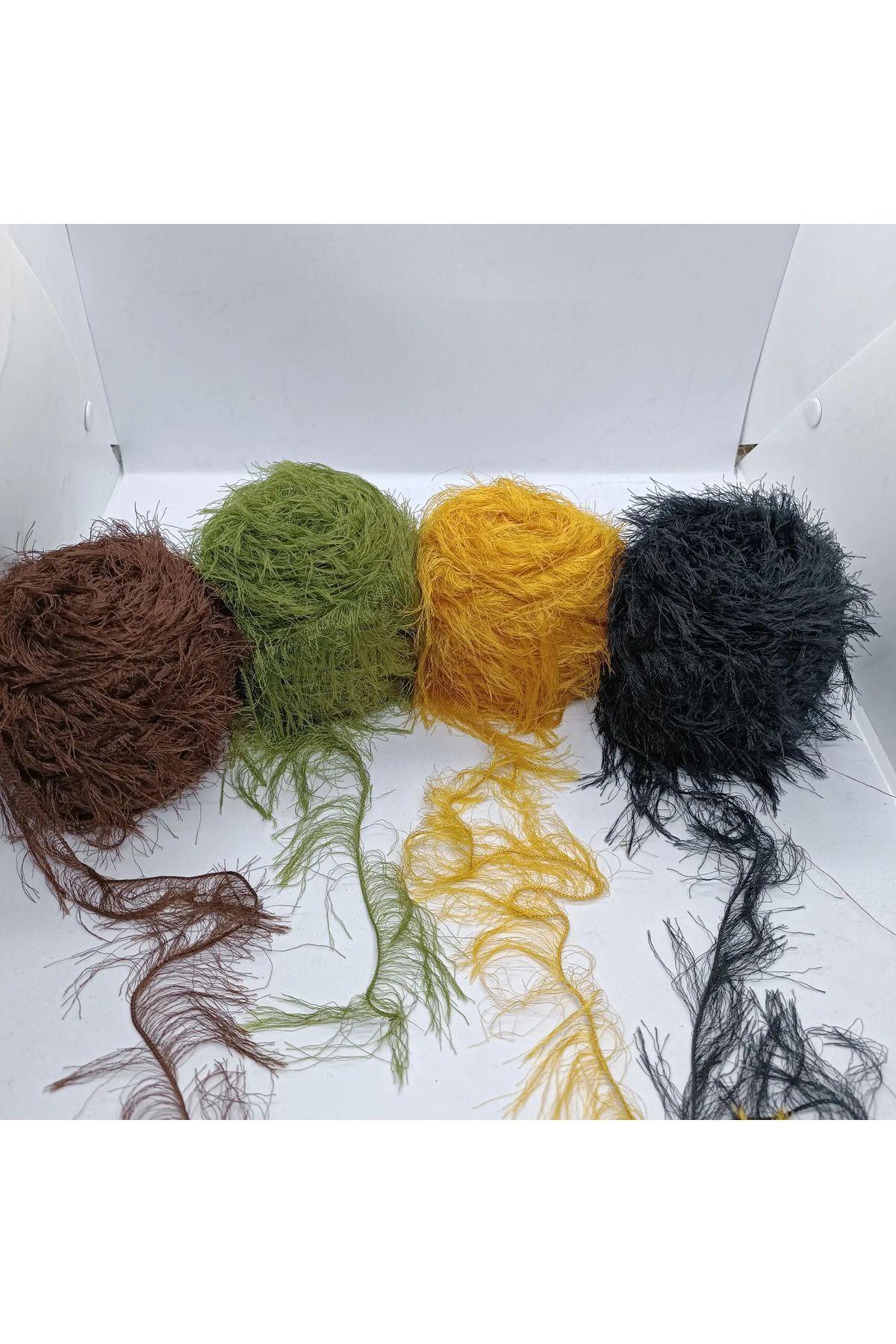 Pİ Yarn Kaz tüyü el örgü ipi 200 Gr ihraç fazlası saçaklı ip Fiyatı ...