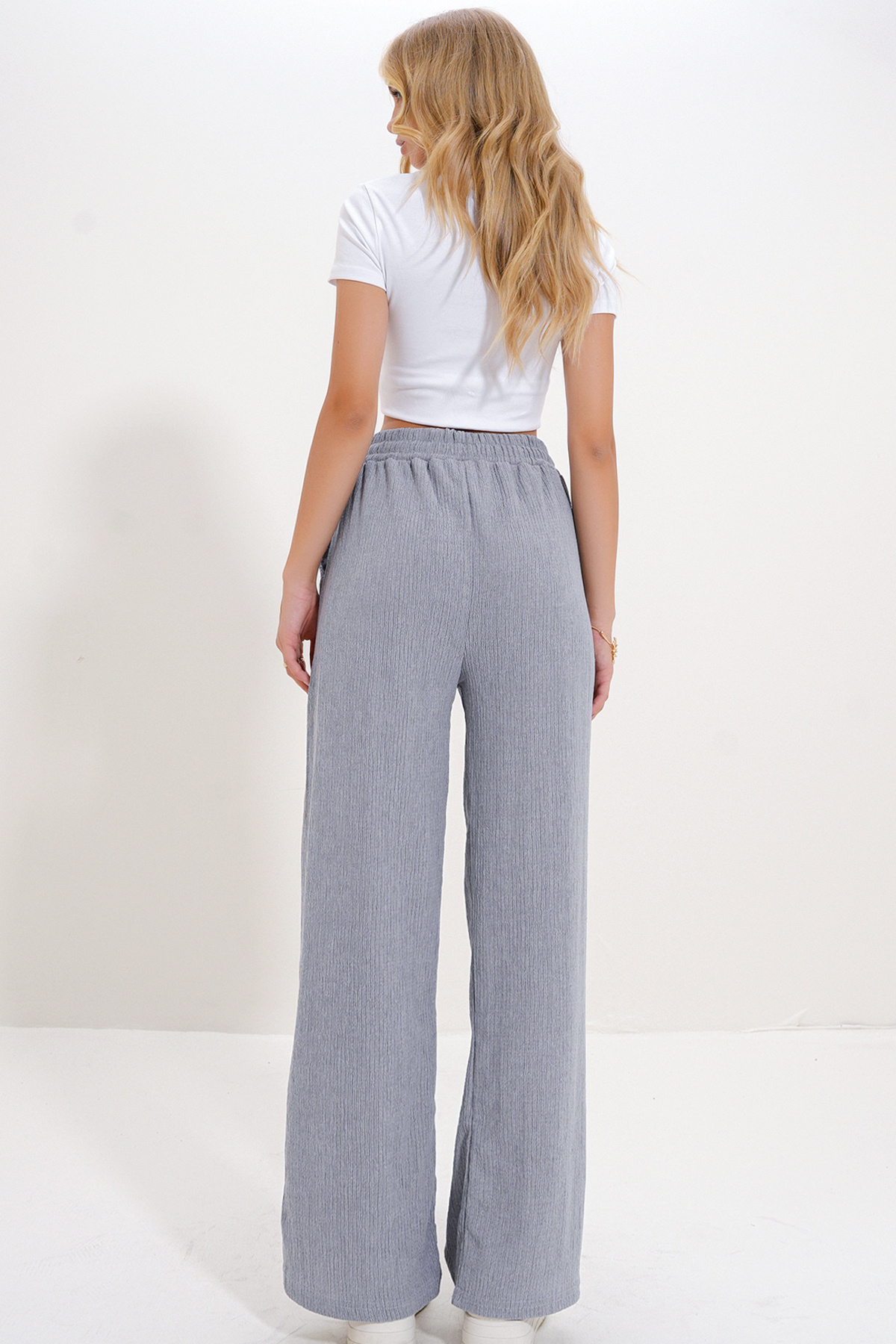 Trend Alaçatı Stili Kadın Gri Yüksek Bel Lastikli Wide Leg Pantolon ALC ...