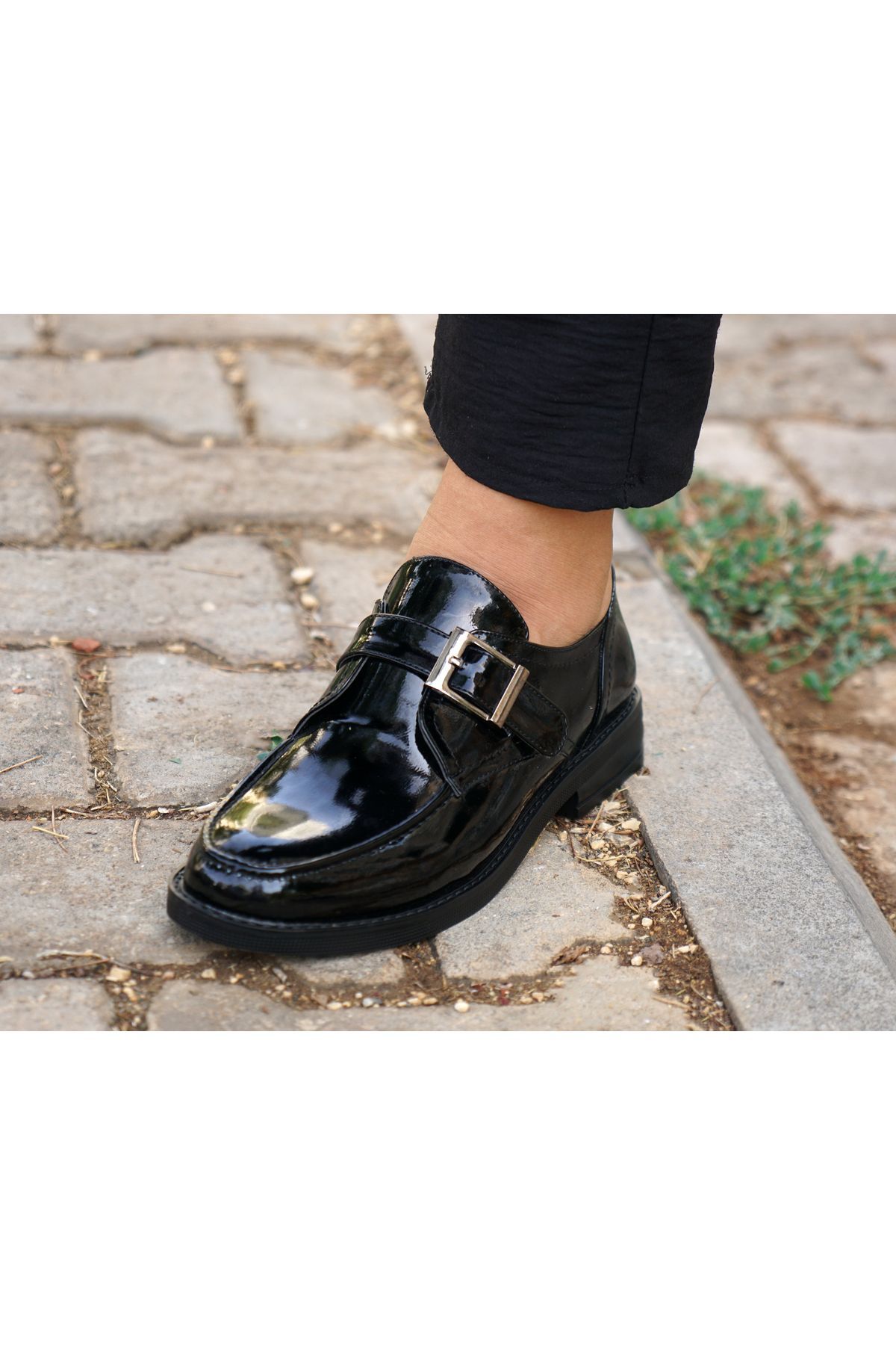 CLEOPATRA SHOES CLEOPATRA SİYAH ROGAN SARAÇ DETAYLI LAOFER - Fiyatı ...