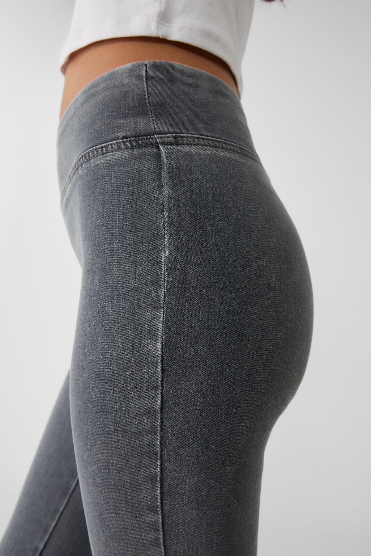Stradivarius D76 İspanyol paça denim tayt Fiyatı, Yorumları - Trendyol