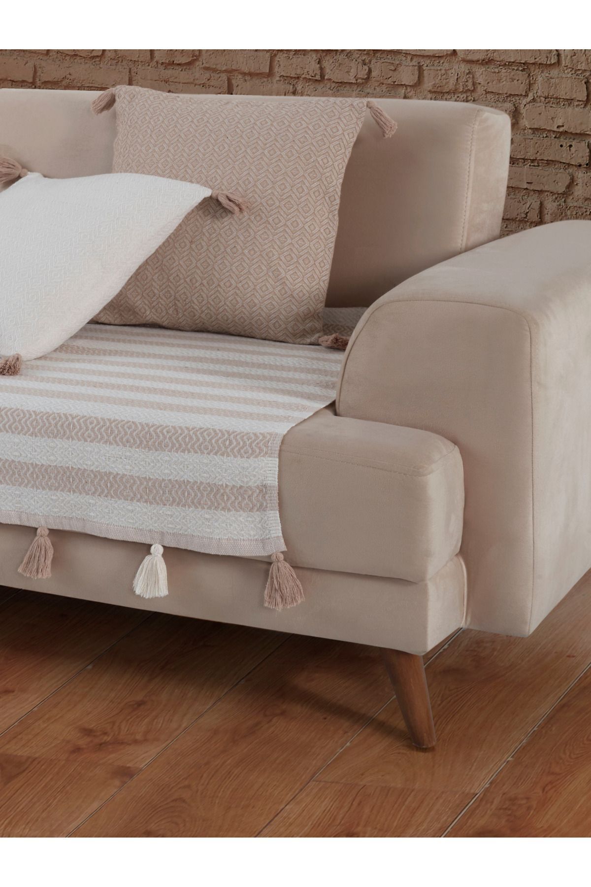 Lux Touch Liva Ponponlu Bej Koltuk Örtüsü 115 x 200 cm Kanepe Divan ...