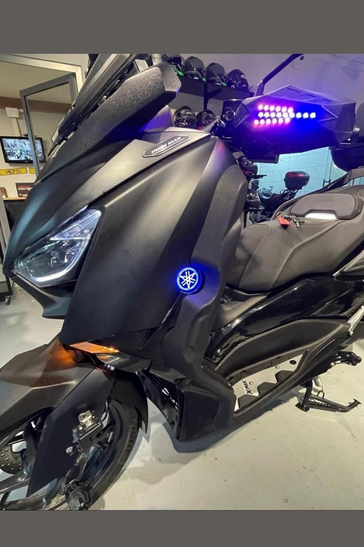 Motobros MAVİ YAMAHA LED LOGO NMAX-XMAX-TMAX-R25-MT22-MT07-MT09 TÜM ...