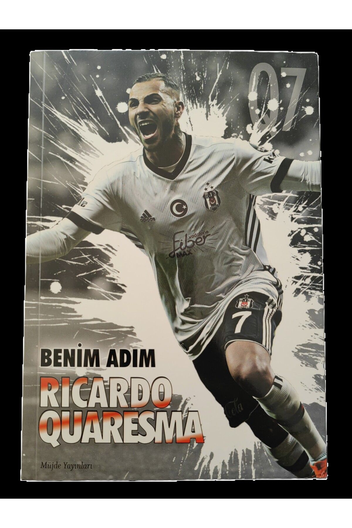 Müjde Yayınevi Poster ve çıkartma hediyeli futbolun yıldızları serisi ...