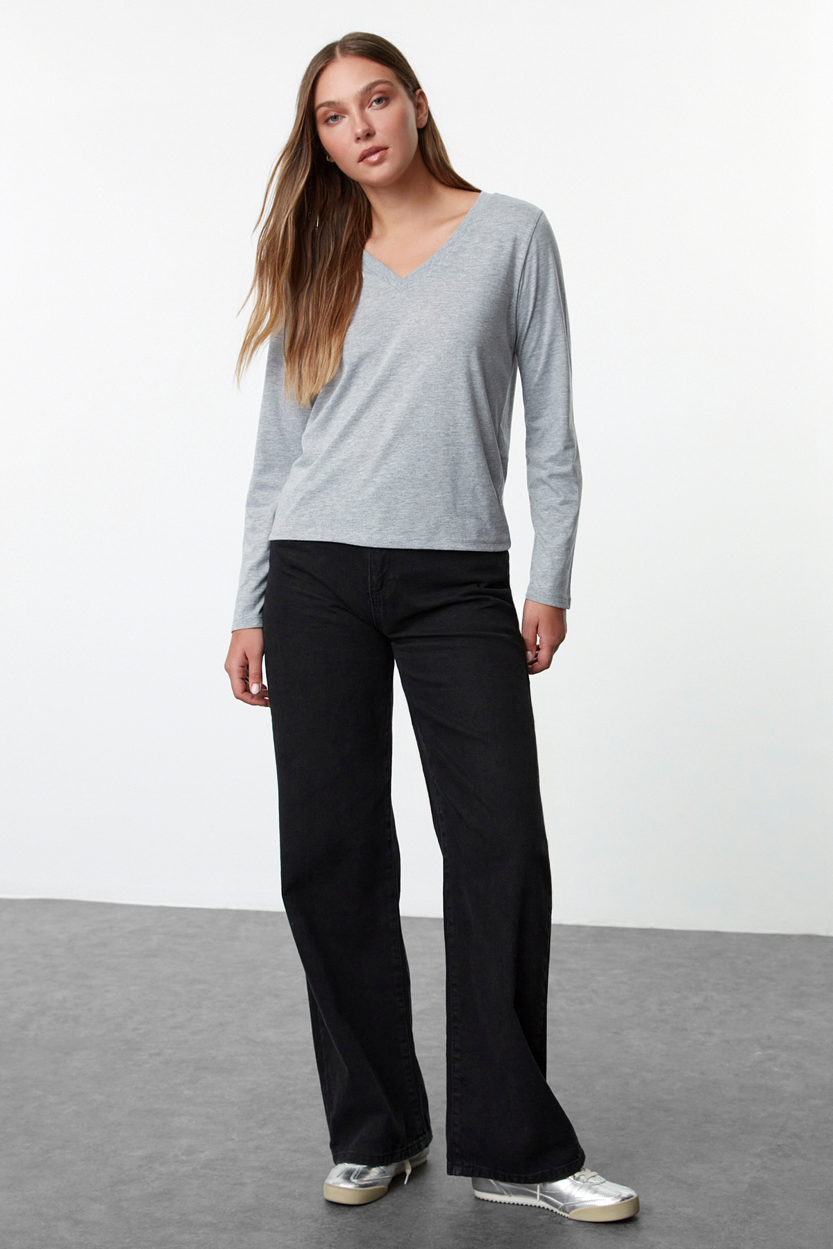 Trendyol Collection Tricou tricotat cu mânecă lungă, cu decolteu în V, gri Melange - 100% bumbac ...