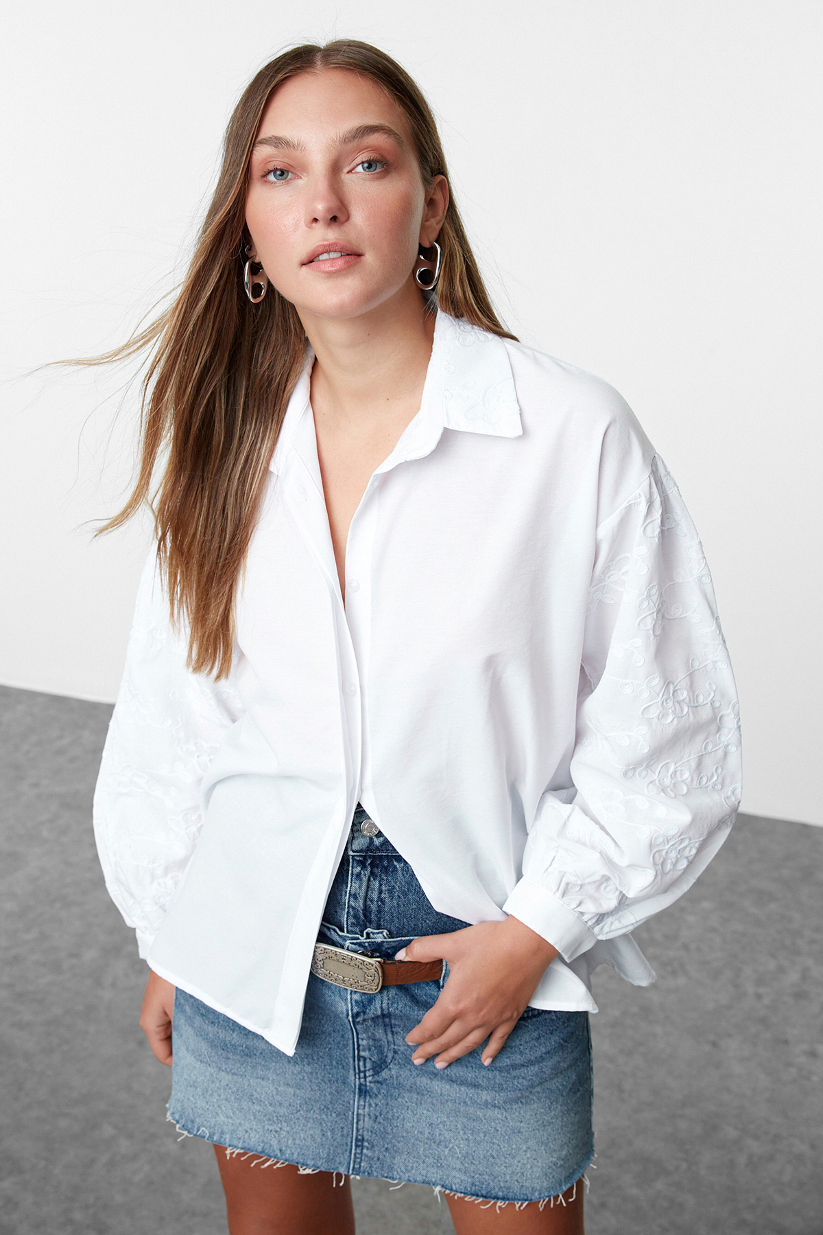 Trendyolmilla Beyaz Dokulu Oversize Geniş Kalıp Dokuma Gömlek ...