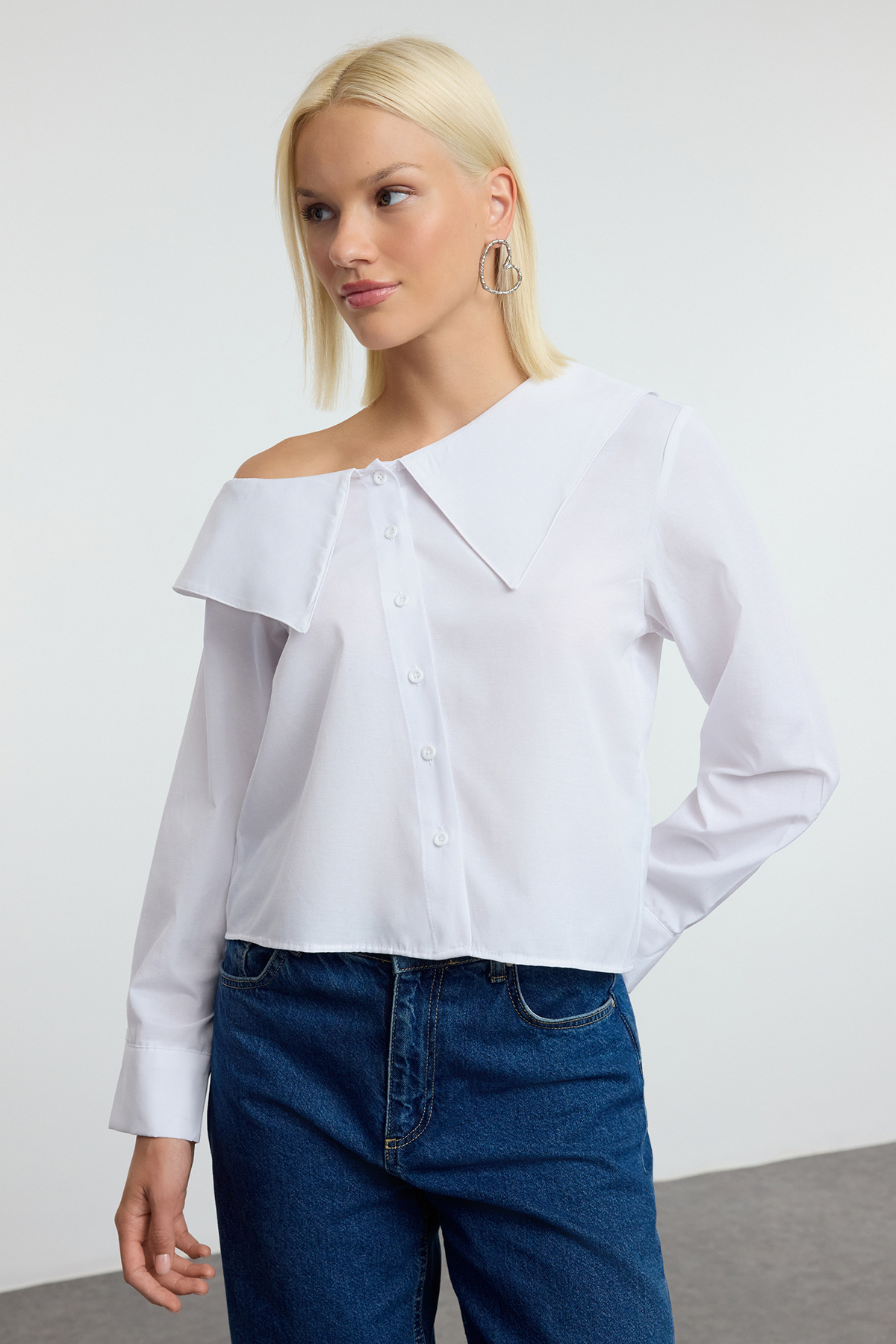 Trendyolmilla Beyaz Büyük Yaka Detaylı Regular Normal Kalıp Dokuma ...