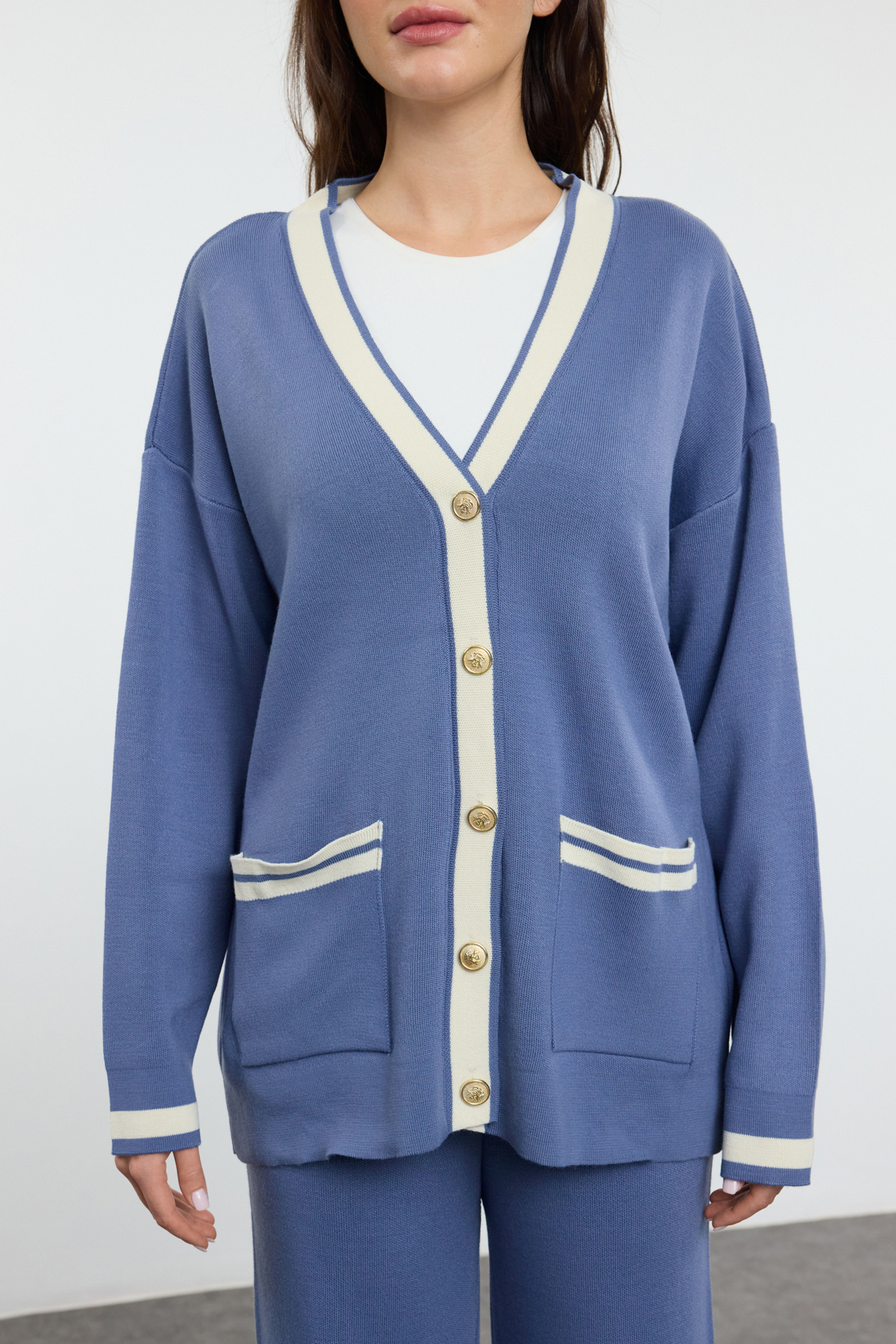 TRENDYOL MODEST Set cardigan și pantaloni indigo bloc de culoare auriu - cu buzunare ...