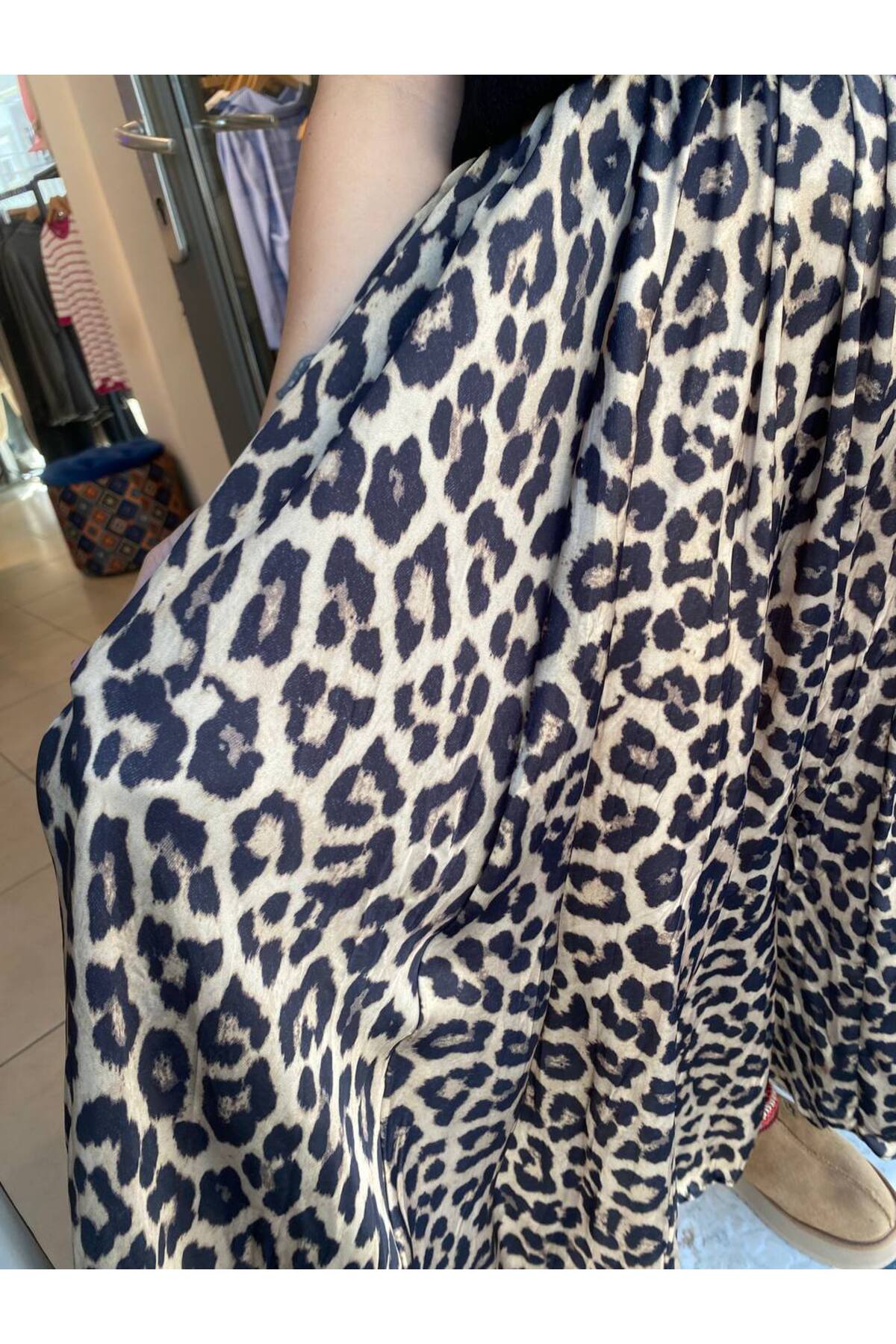 HANDE ÇOLPAN Beli Lastikli Leopar Saten Etek Fiyatı, Yorumları - Trendyol