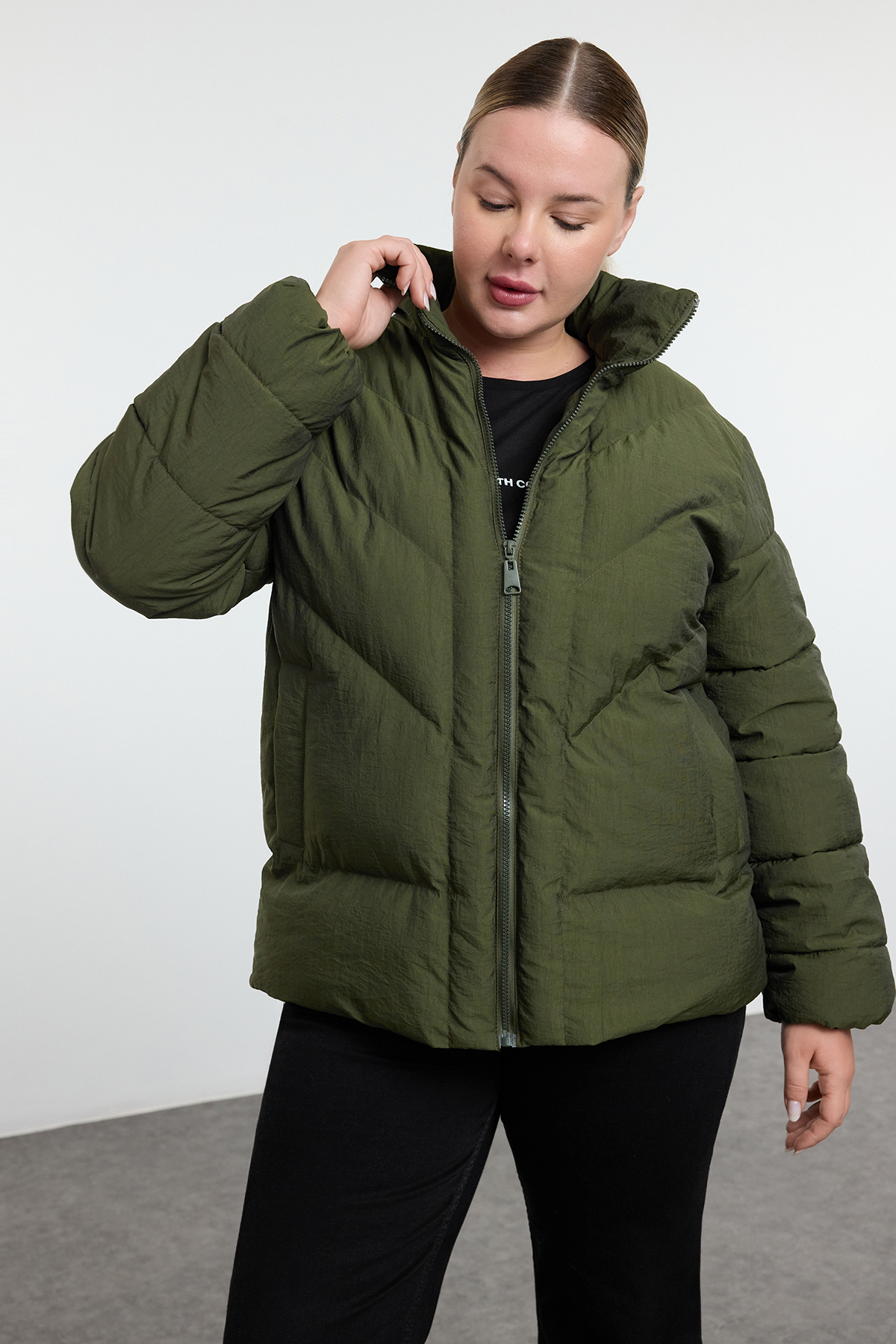 Trendyolmilla Curve Haki Regular Dokulu Crikle Kumaş Şişme Puffer Mont ...