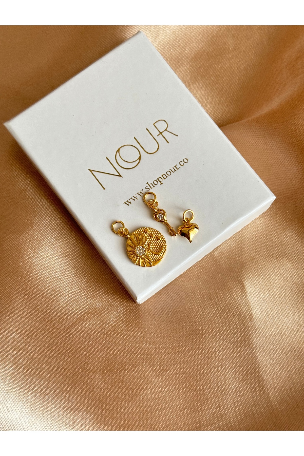 Nour Co Güneş Kalp Anahtar Charm Kombini & Charm Kolyeni Tasarla ...