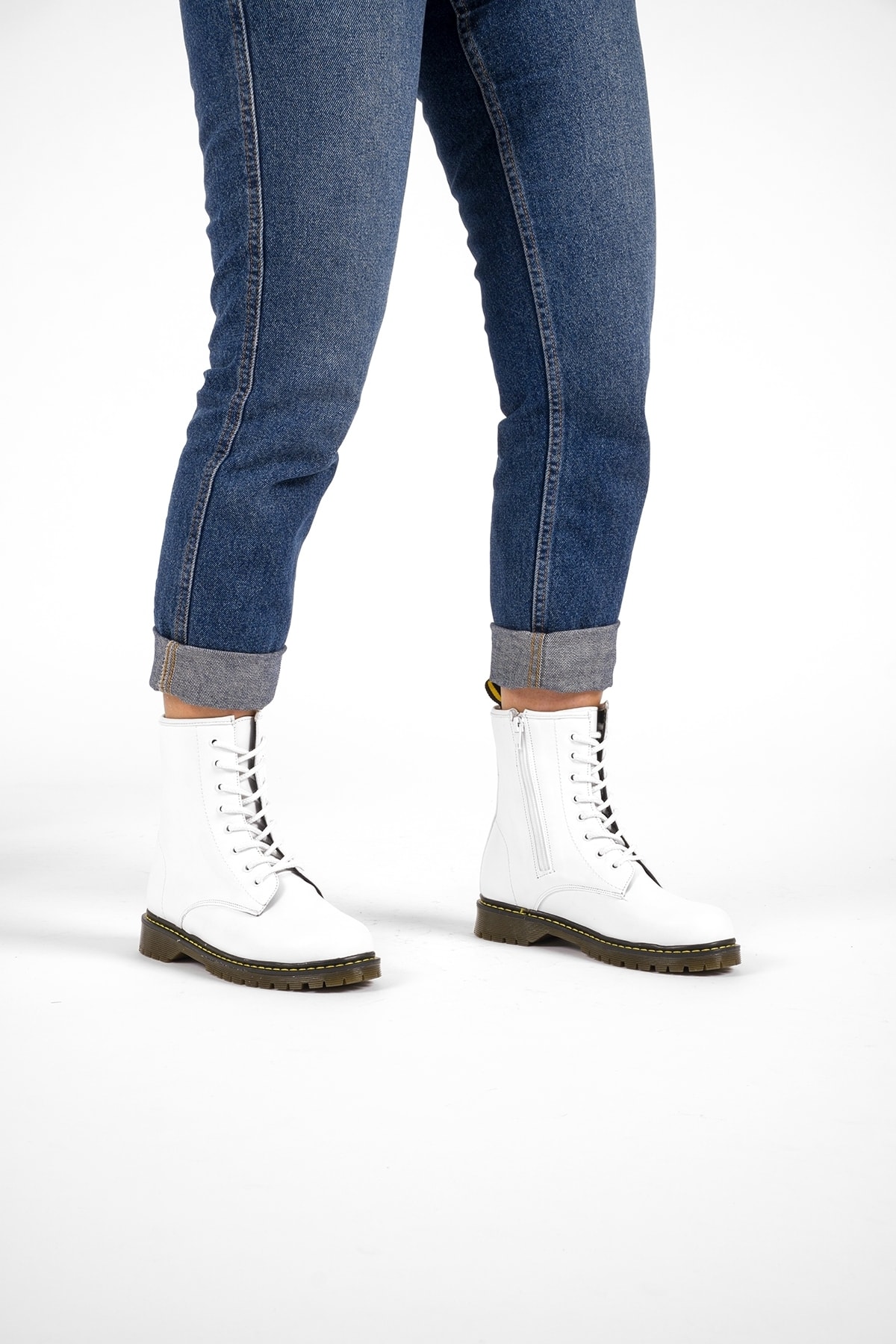 Ayax Kadın Beyaz Bot