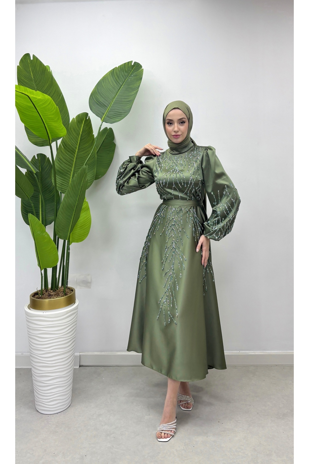 Trendy Butik Kadın Kusaklı İşlemeli Tesettür Abiye- Haki - Fiyatı ...