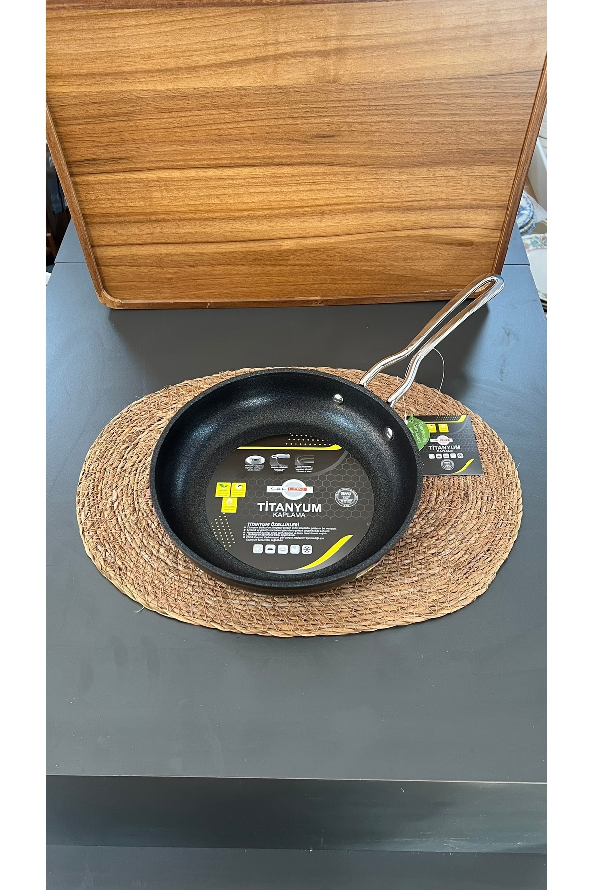 SAFLON SAFİNOX 22 CM TİTANYUM METAL TEK KULPLU TAVA - Fiyatı, Yorumları