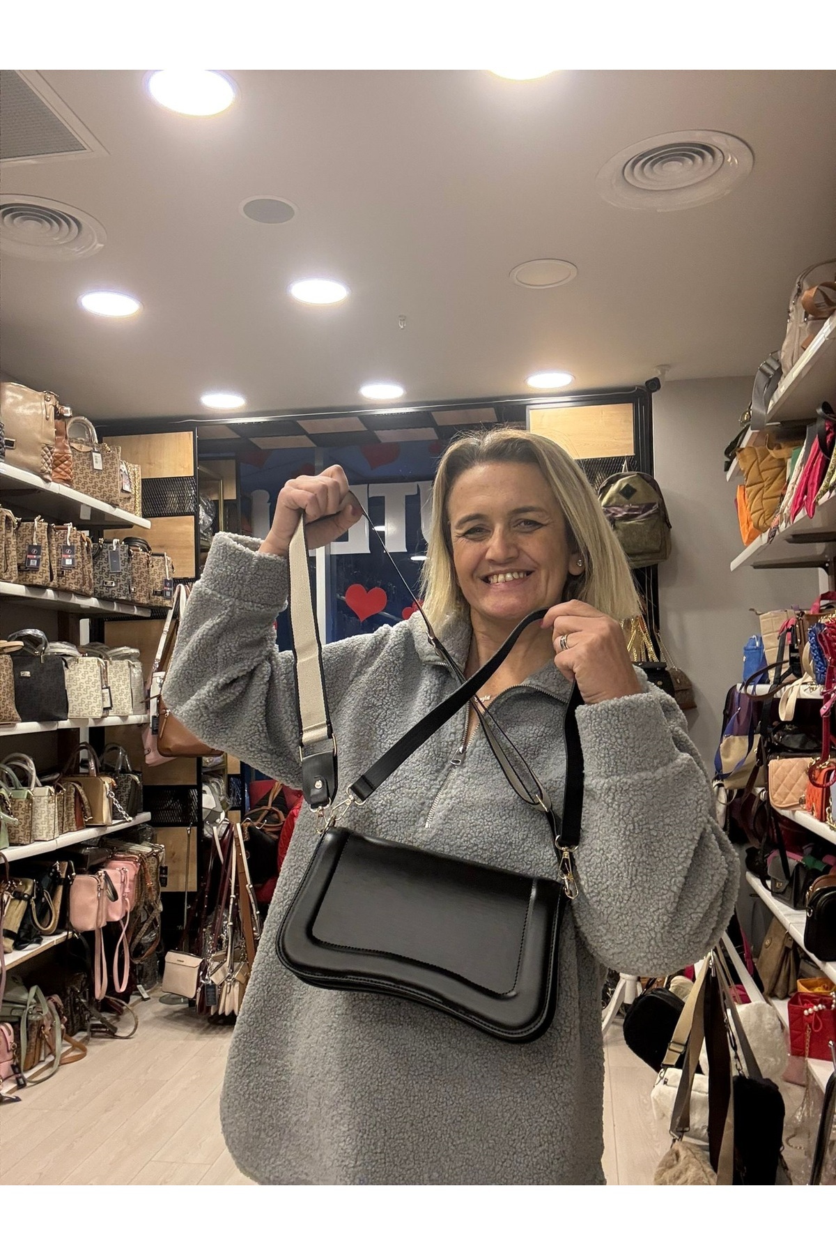 shop çok güzel 2 askılı hem el hem omuz hem de ayarlanabilir askısı ile ...