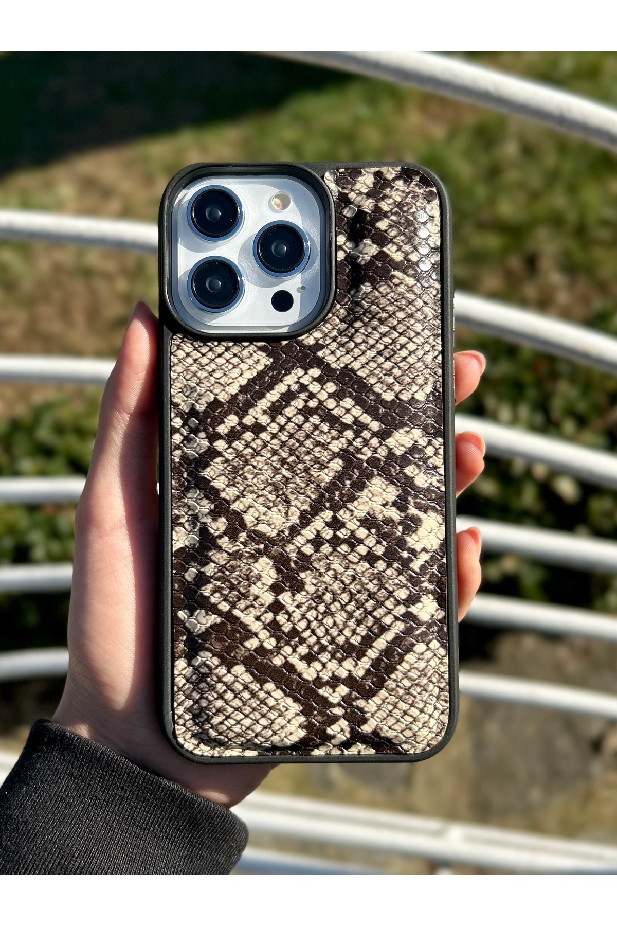 Modriq iPhone 12 Pro Max El Yapımı Yılan Derisi Kılıf - Tok Tutuş, Lüks ...