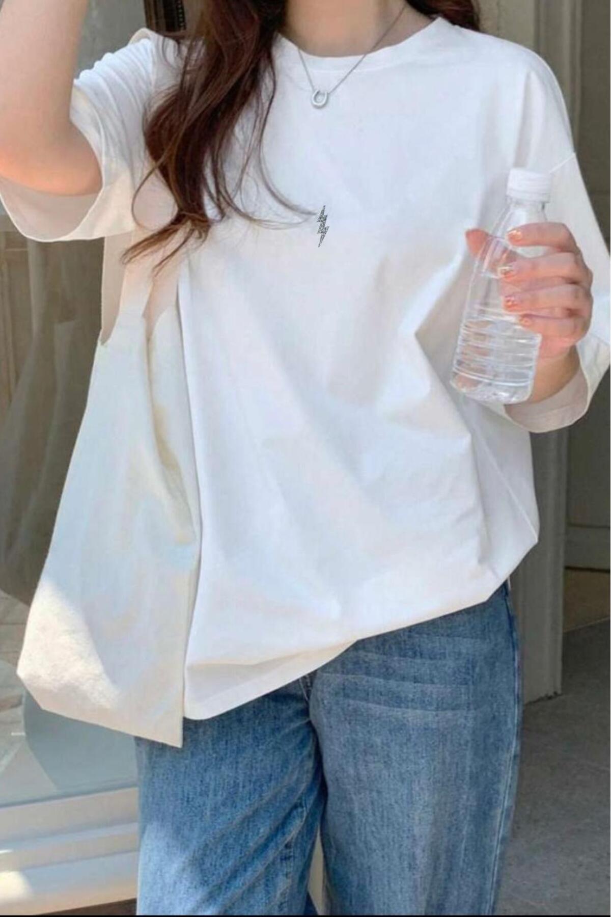 NO 601 Kadın Beyaz Şimşek Sim Baskılı Oversize Bol Kalıp T-shirt ...