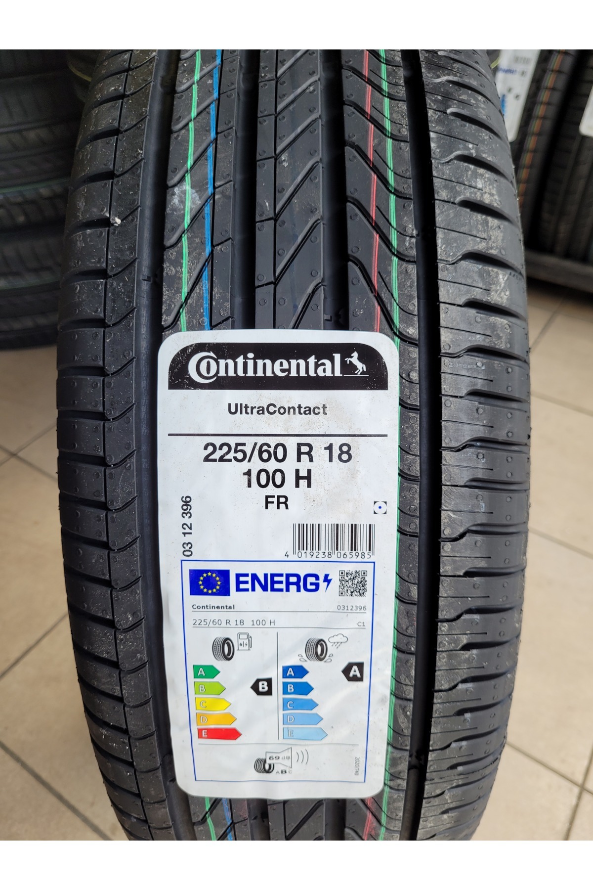 Continental 225/60R18 Ultra Contact 100H FR Set olarak (4 ADET) A serisi 69db 2025 Üretim ...