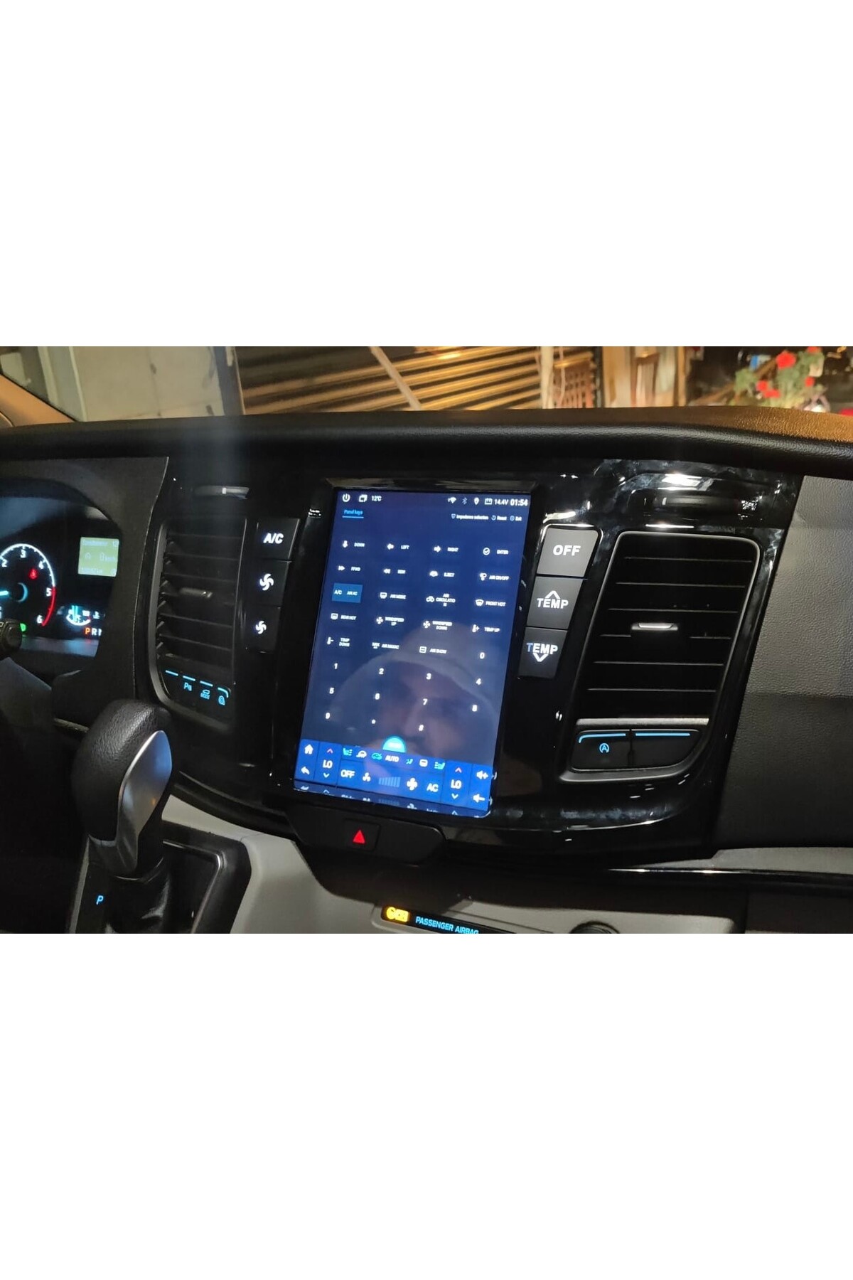 Navigold 9.7" QLED FORD TRANSİT TESLA MULTIMEDIA TEYP CARPLAY 8-128 ...
