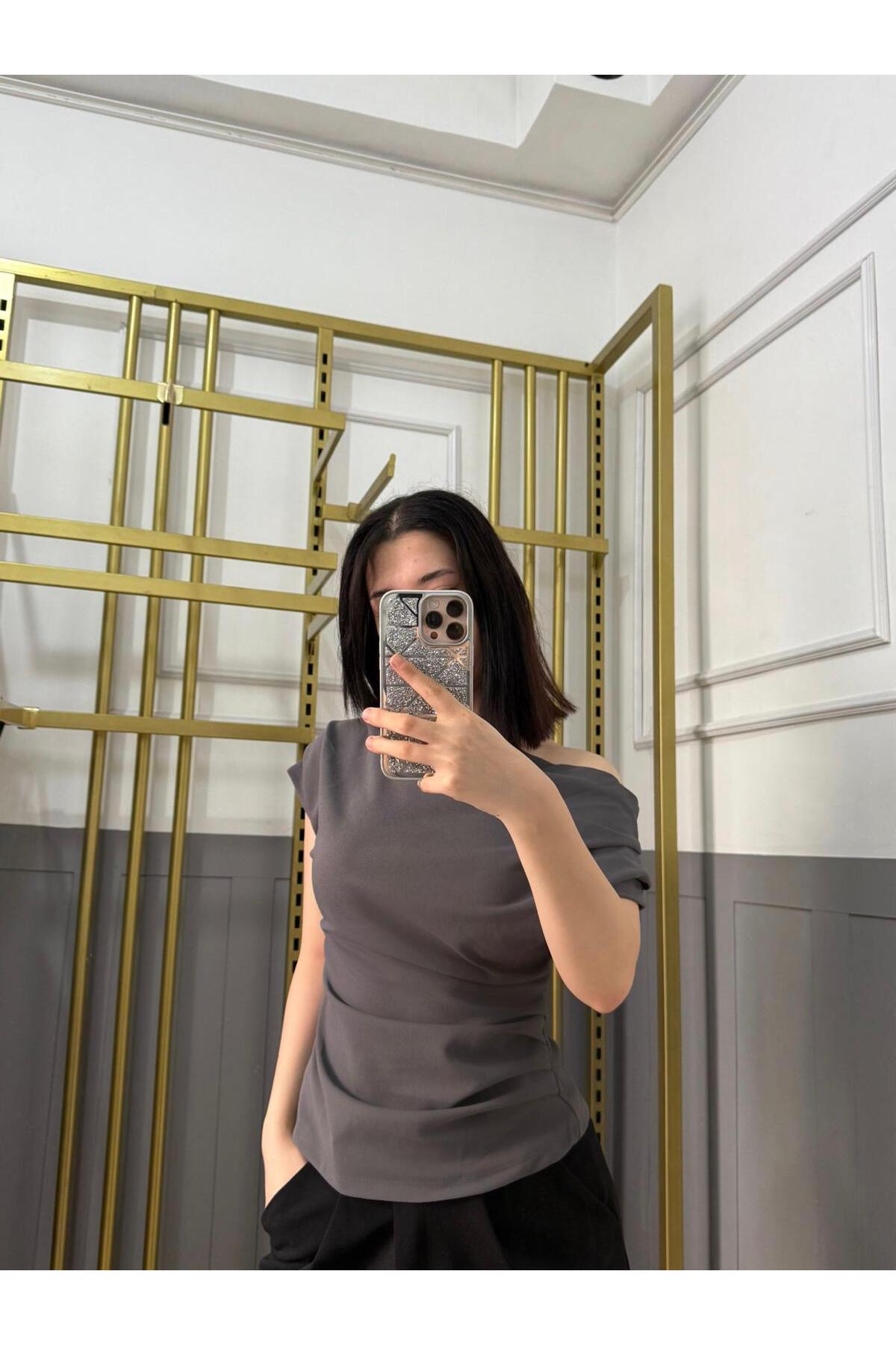 peri tower Drape/Büzgü Detaylı Dökümlü Asimetrik Yaka Örme Krep Kumaş ...