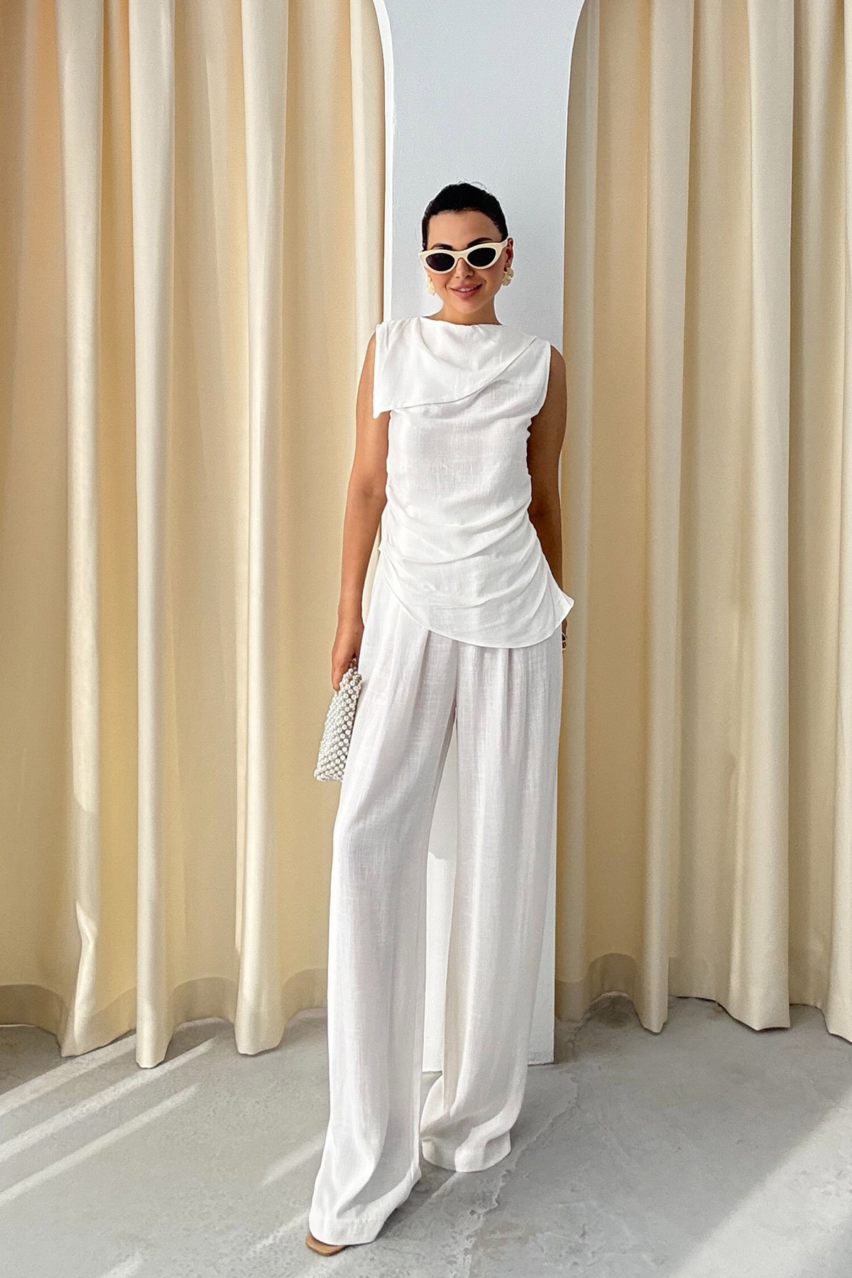 Seda Yalçın Atelier Beyaz Yaka Detaylı Asimetrik Kesim Bluz ve Pantolon ...