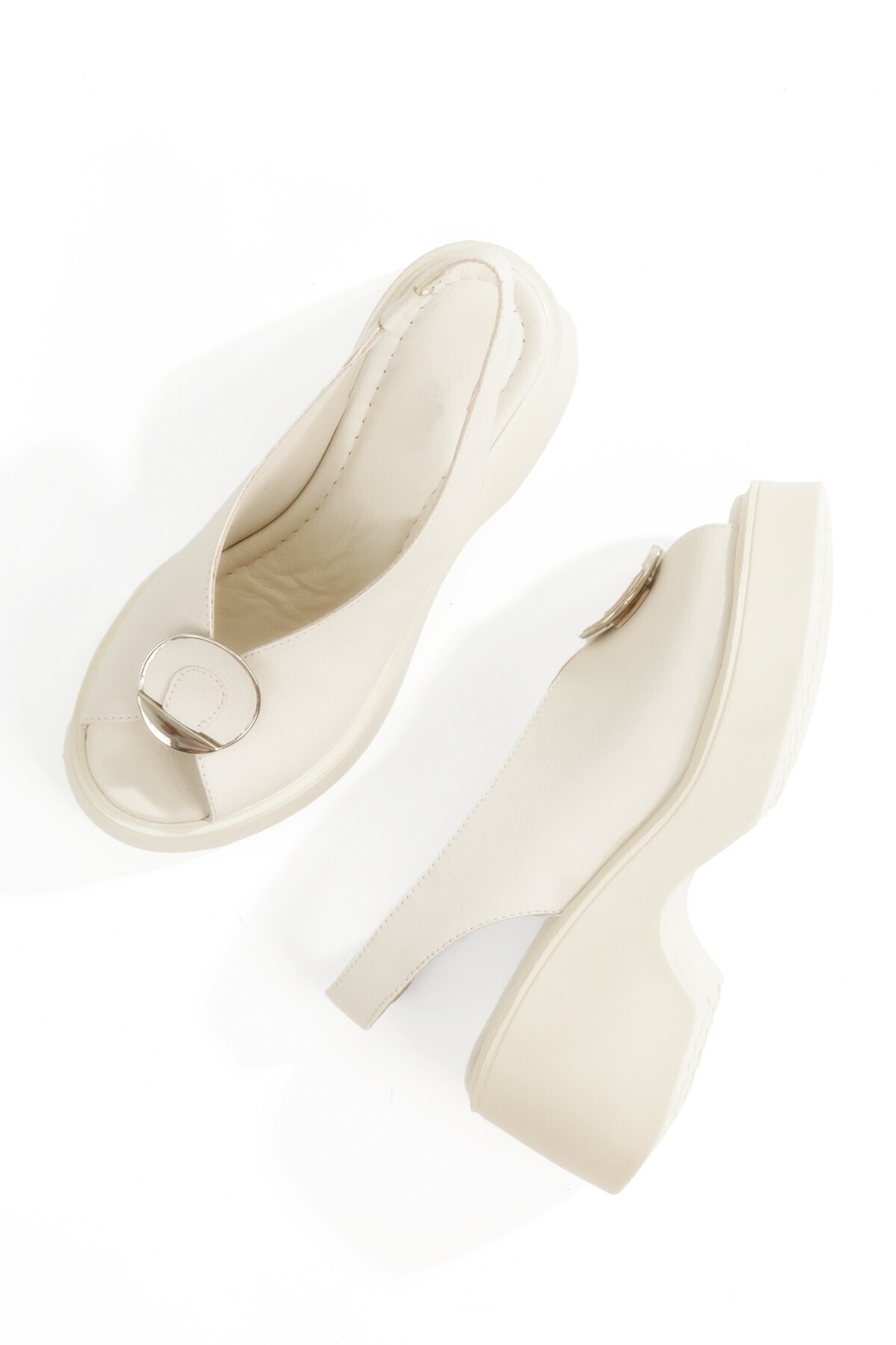 Modabuymus Dorfi Kırık Beyaz Hakiki Deri Tokalı Sandalet Dolgu Topuklu Kadın Ayakkabı - Fiyatı ...