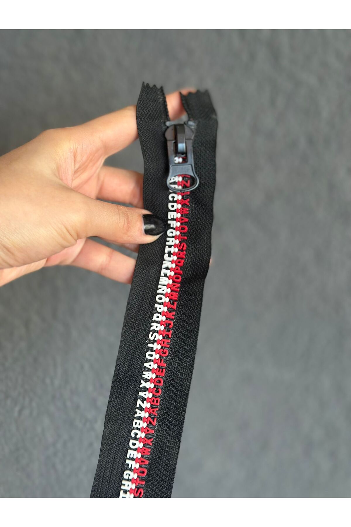 Gönülden Tasarım KIRMIZI BEYAZ HARFLİ İRİ DİŞLİ FERMUAR 24X4 CM ...
