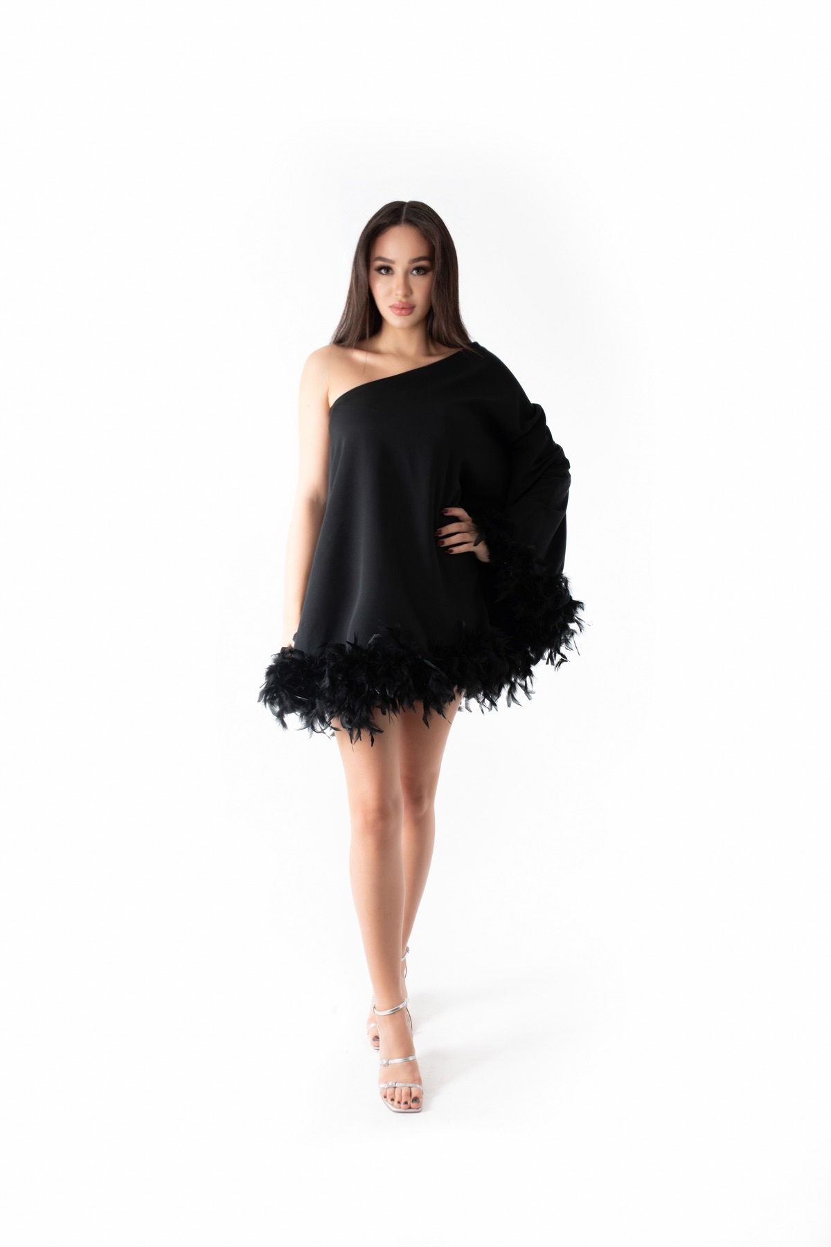 Suvee Collection Siyah Tek Kol Tüy Detaylı Mini Elbise - Fiyatı, Yorumları