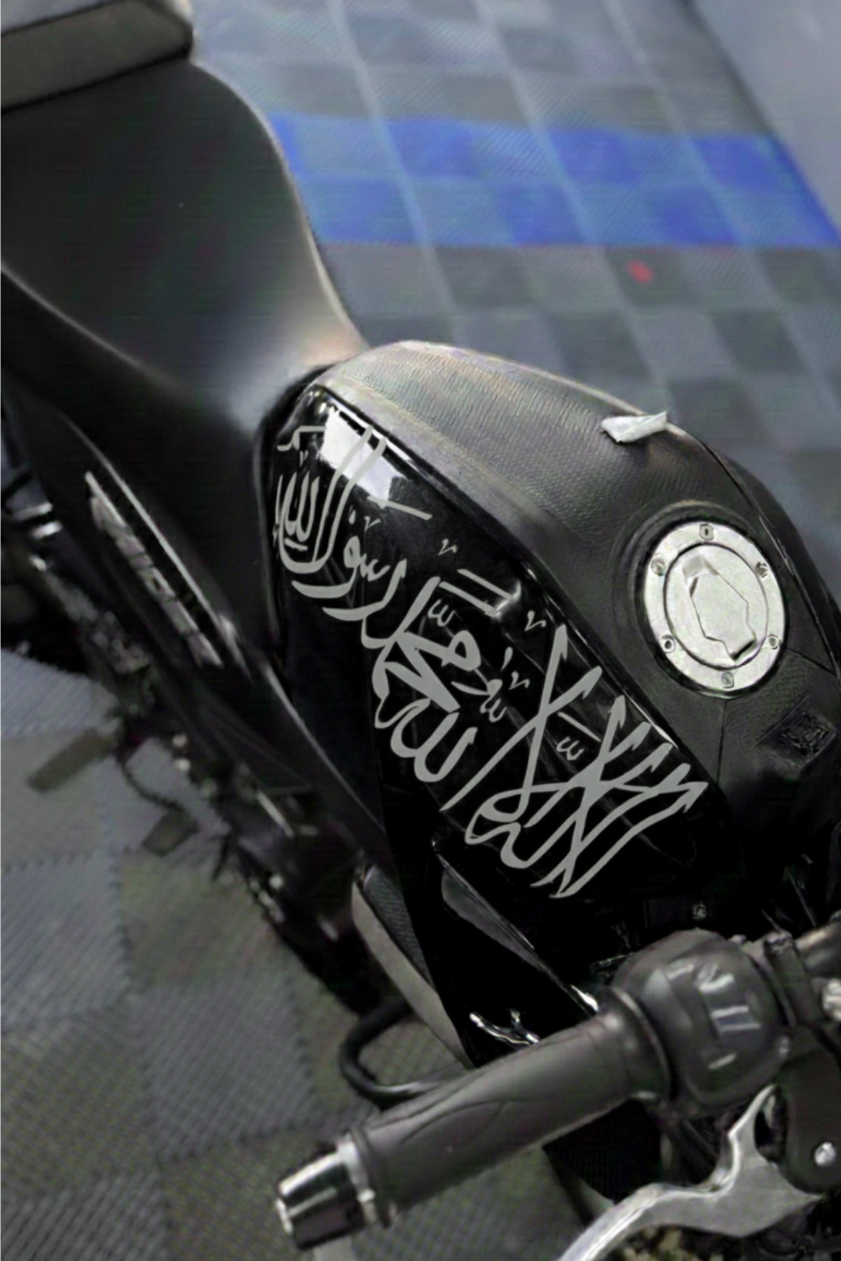 Banxtre TVS Raider Depo için Gri Renk Kelime-i Tevhid Sticker Etiket ...