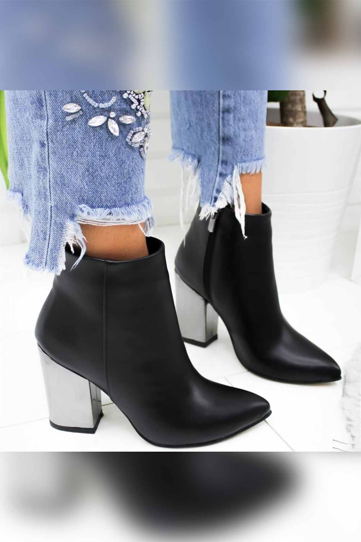 Limoya Lina Siyah Ayna Topuklu Sivri Bot