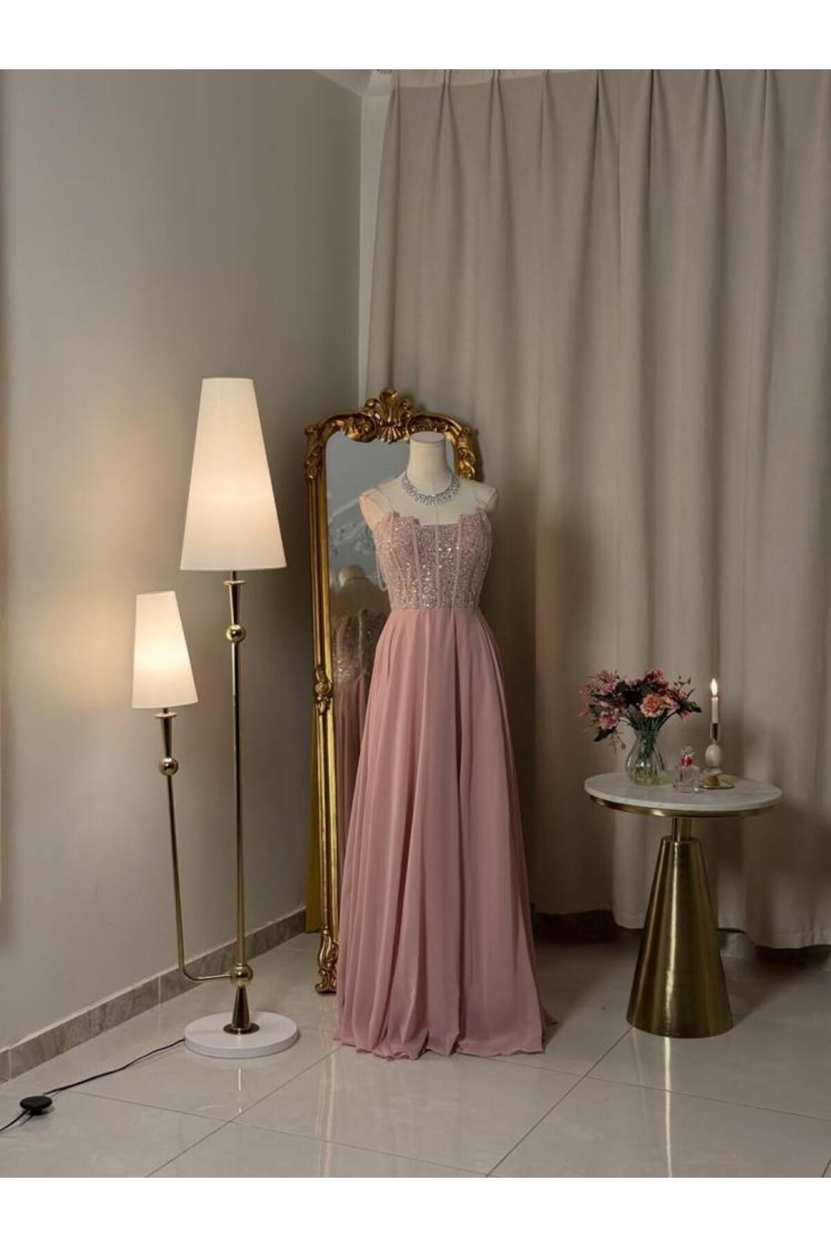 vanus fashion 6444-فستان سهرة وردي بتفاصيل لامعة تخطف الأنظار- ترينديول