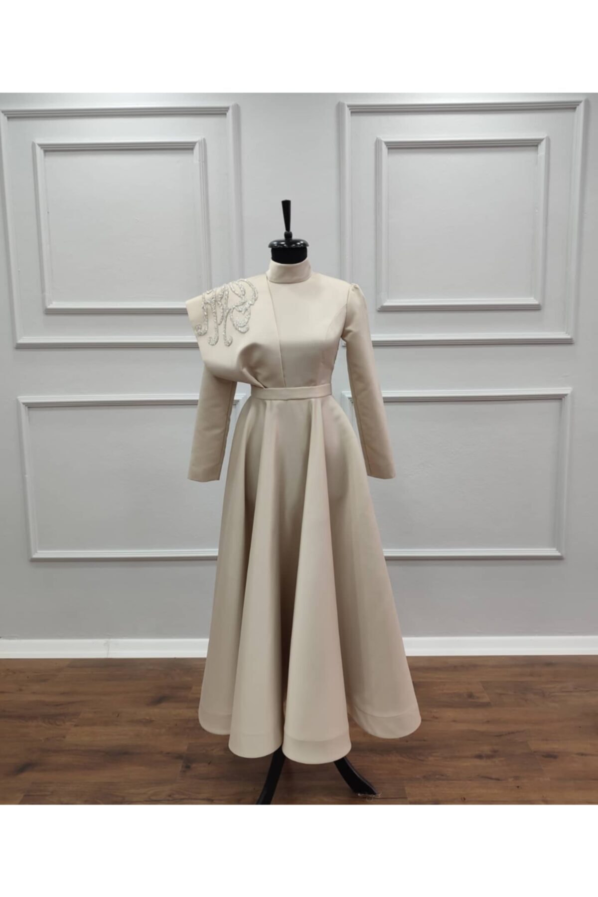 sade abiye Krem Özel İşlemeli Kapaklı Tasarım Abiye Fiyatı, Yorumları ...