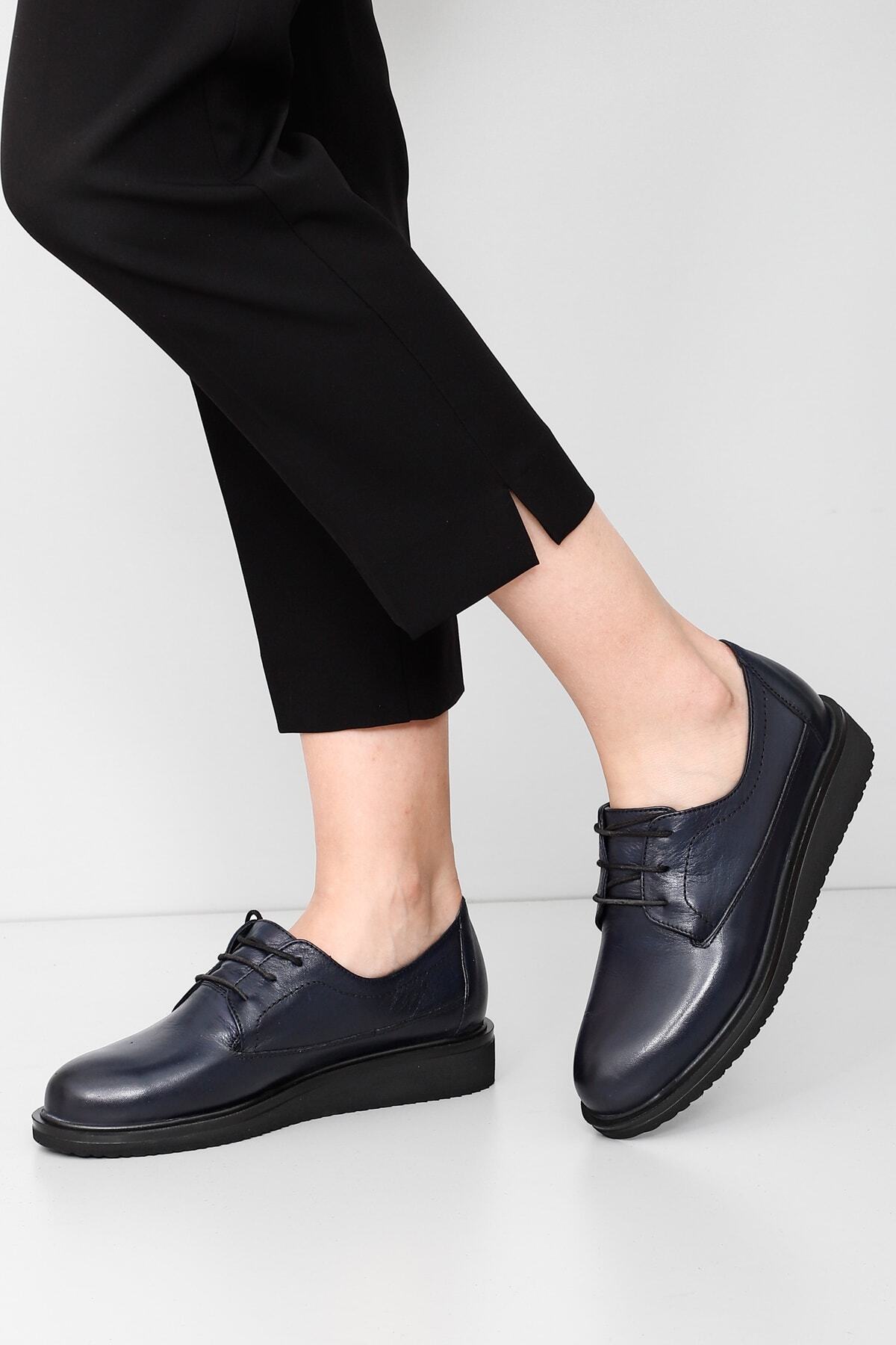 G.Ö.N Kadın Lacivert Hakiki Deri Günlük Ayakkabı 24074