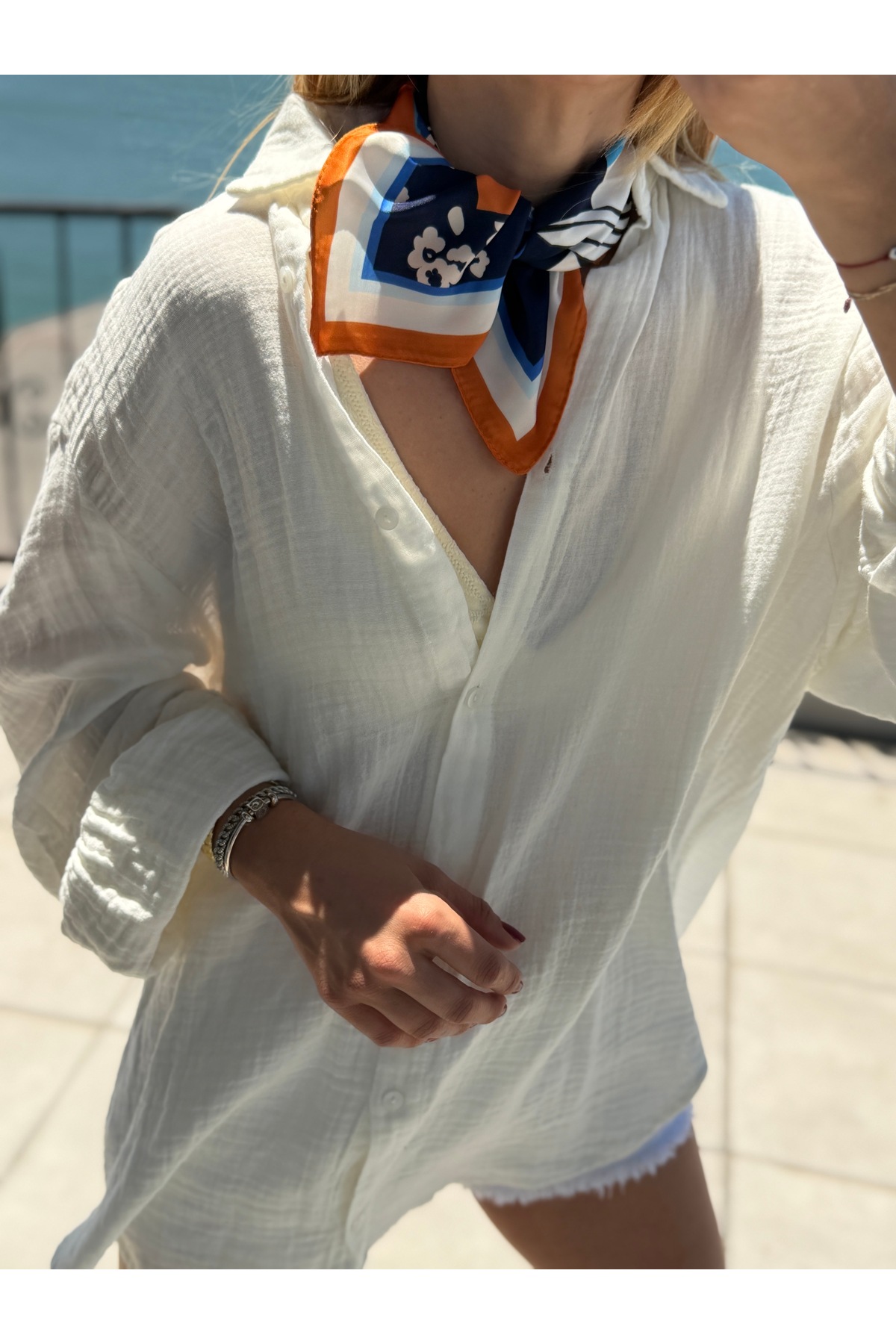 who knows ¿ Beyaz Mavi Desenli Fular Bandana Kadın Giyim Aksesuar ...