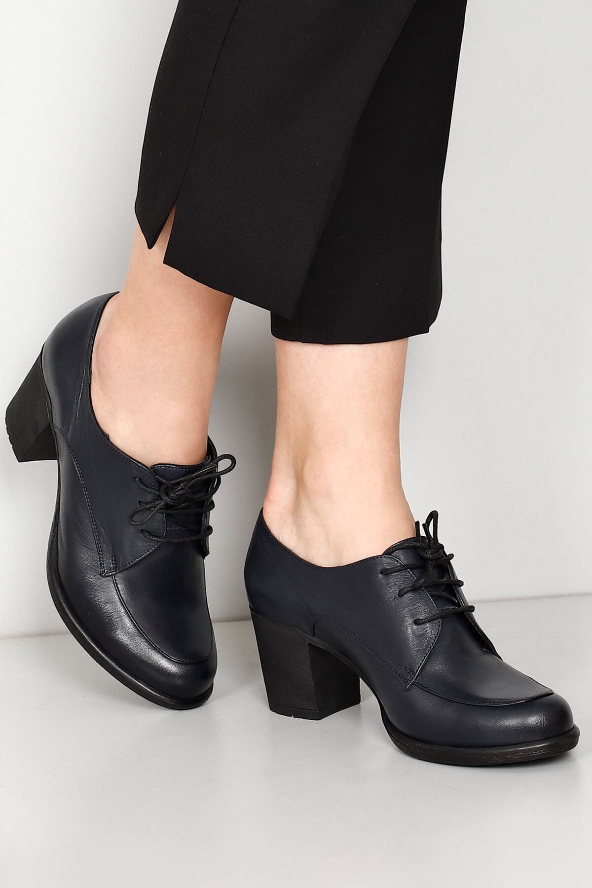 G.Ö.N Kadın Lacivert Hakiki Deri Topuklu Ayakkabı 24071 G.Ö.N Kadın Lacivert Hakiki Deri Topuklu Ayakkabı 24071