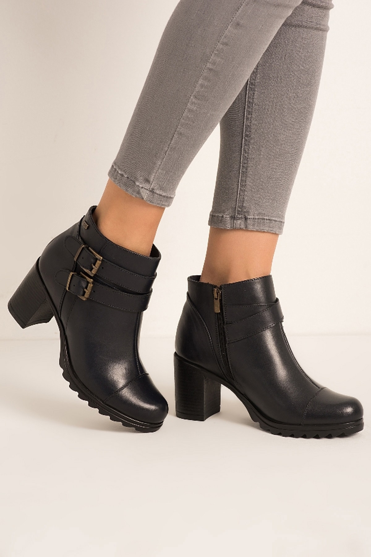 G.Ö.N Kadın Lacivert Deri Bot