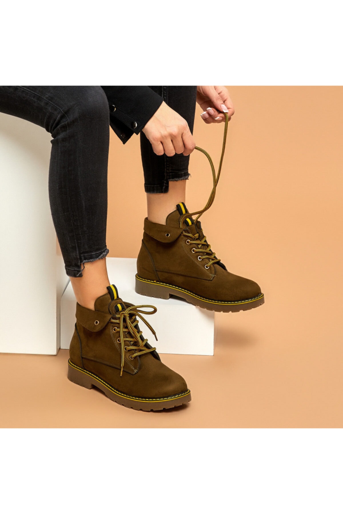 Butigo Haki Kadın Bot