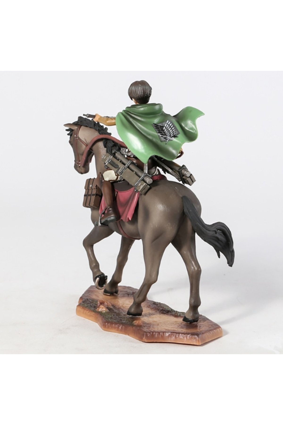 DÜKKAN DESİGN Attack On Titan Levi Ackerman Horse Riding Figür Fiyatı ...