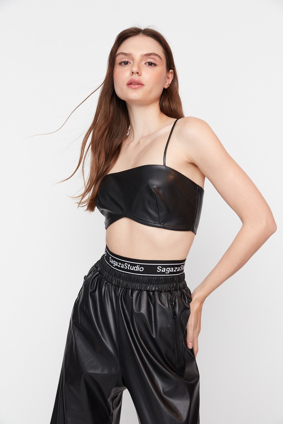 Trendyolmilla X Sagaza Studio Siyah Suni Deri Büstiyer Trendyolmilla X Sagaza Studio Siyah Suni Deri Büstiyer