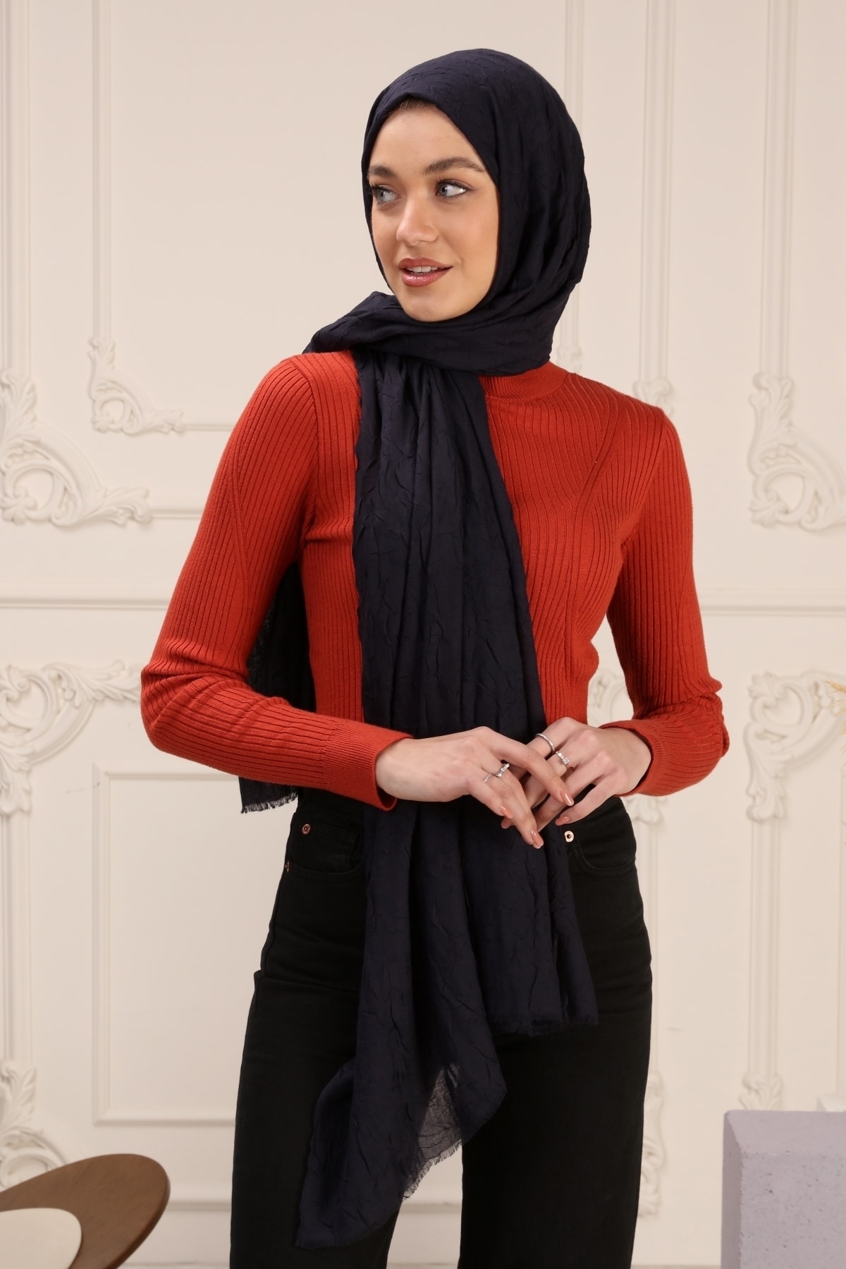 Naciye Sultan Tesettür Bambu Kraş Pamuk Bürümcük Şal Lacivert Fiyatı ...