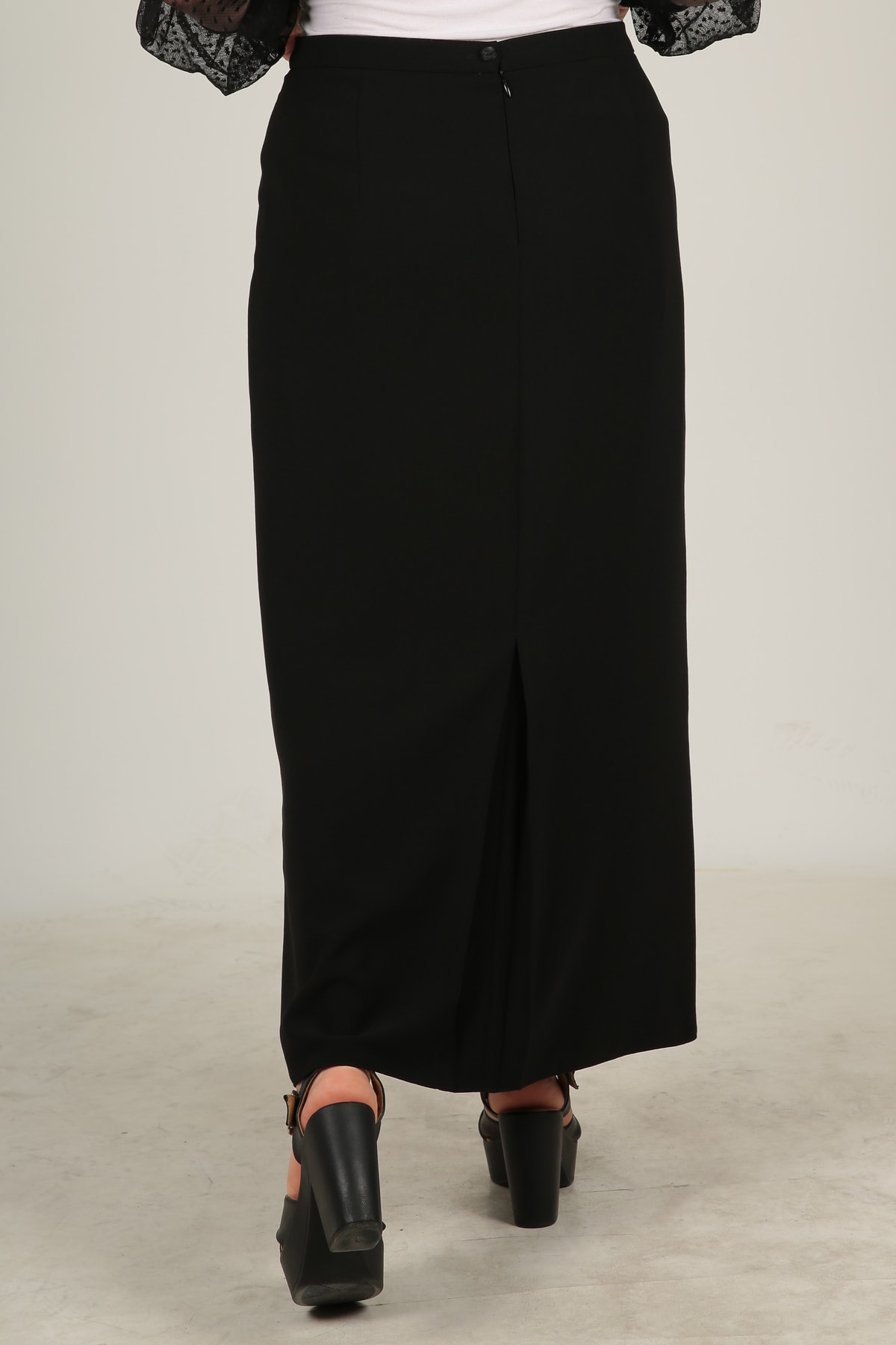 Butik Tesettür Büyük Beden Kapalı Yırtmaç Astarlı Portoriko Düz Anne ...