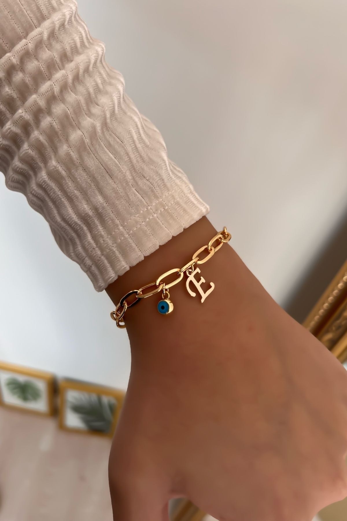 Trendy Butik E Harfli Ve Nazar Sallantılı Ataş Zincirli Bileklik Fiyatı ...